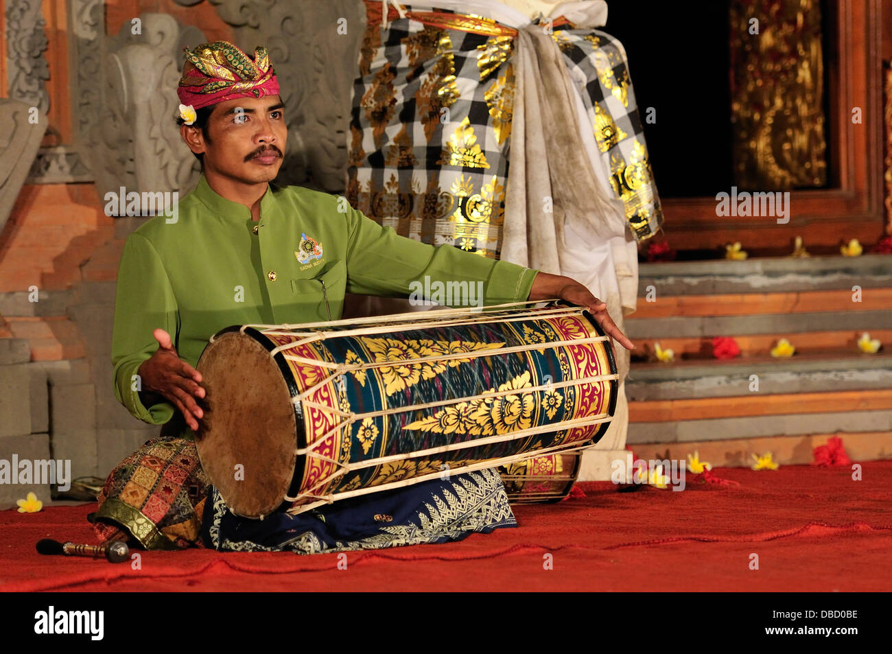 Bali dance legong hi-res stock photography and images - Alamy