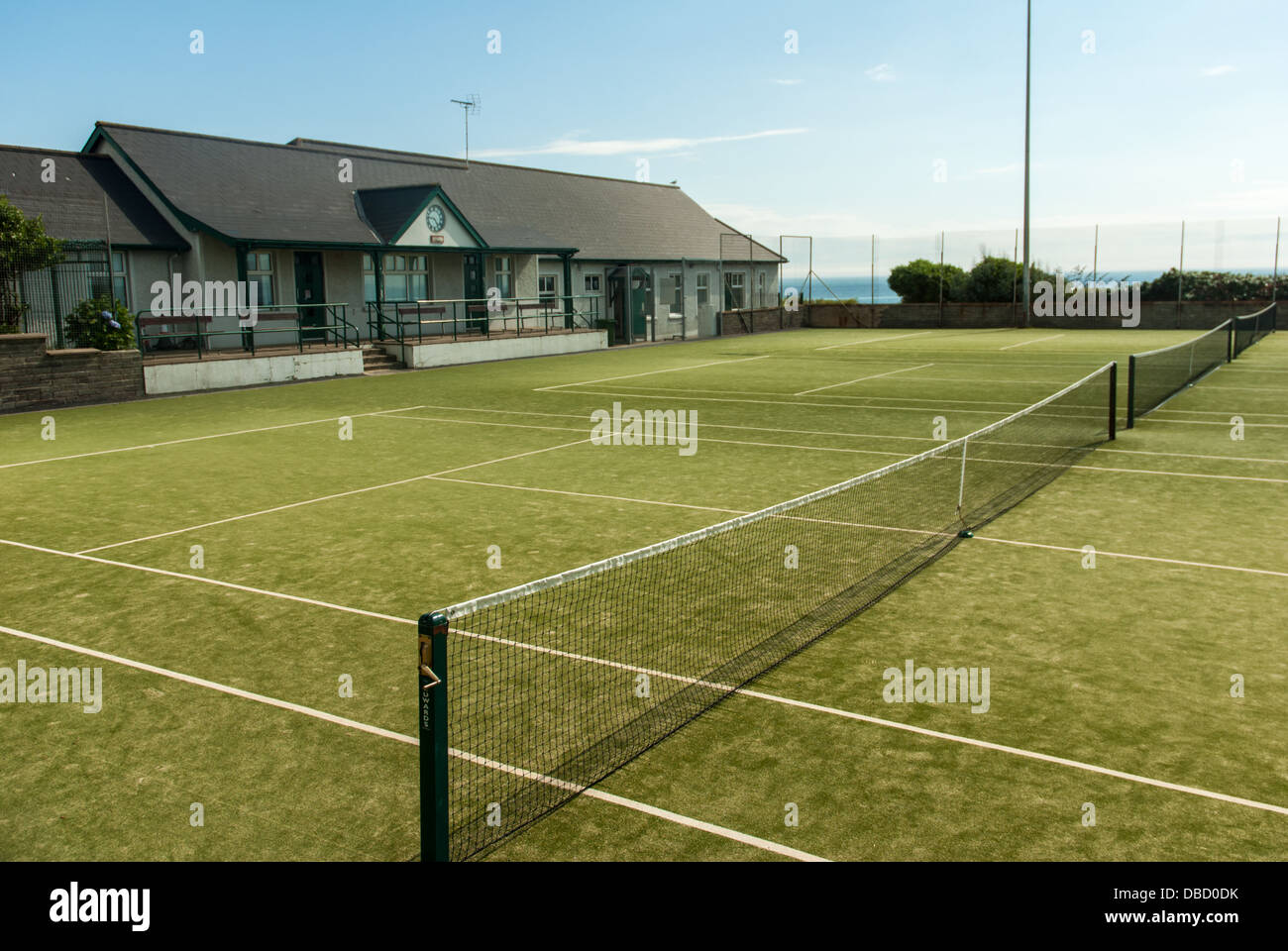 Tennis clubhouse and courts Stock Photo - Alamy