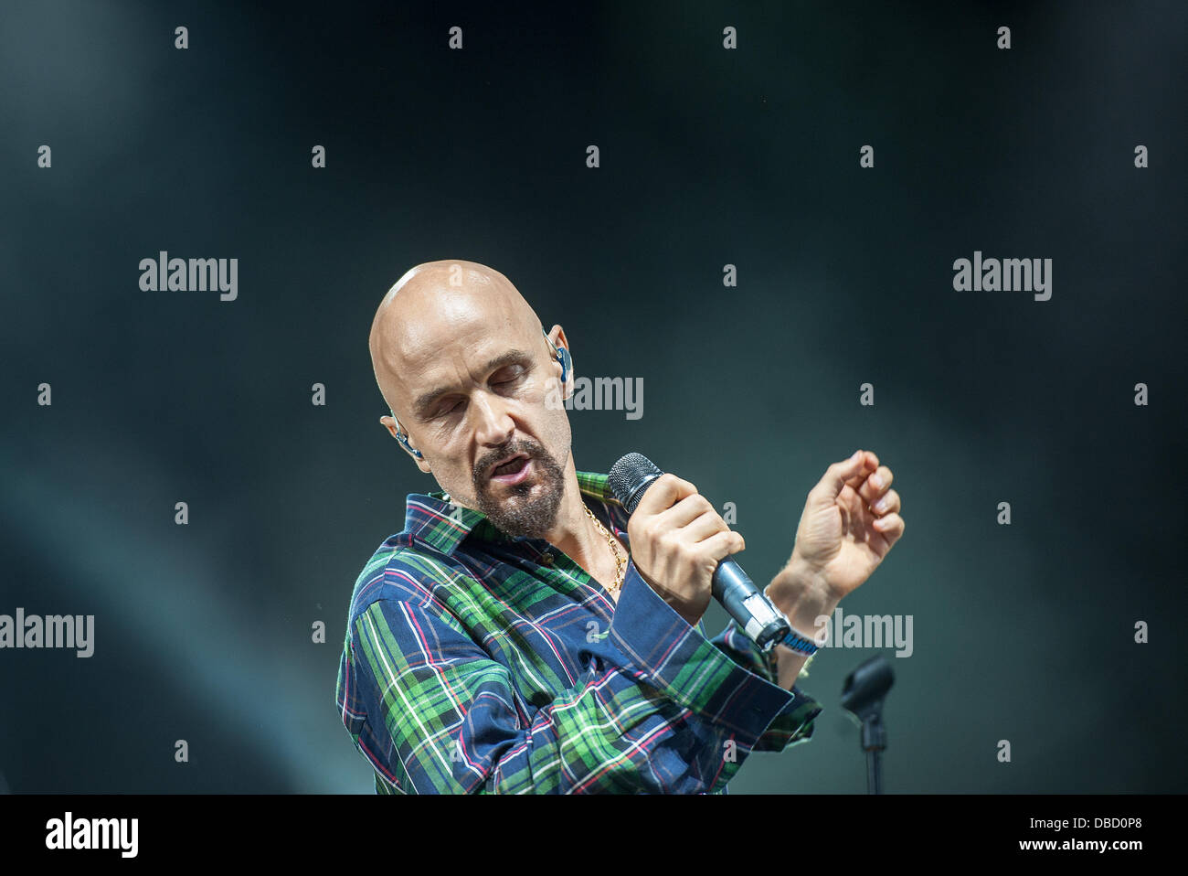 Tim Booth High Resolution Stock Photography and Images - Alamy