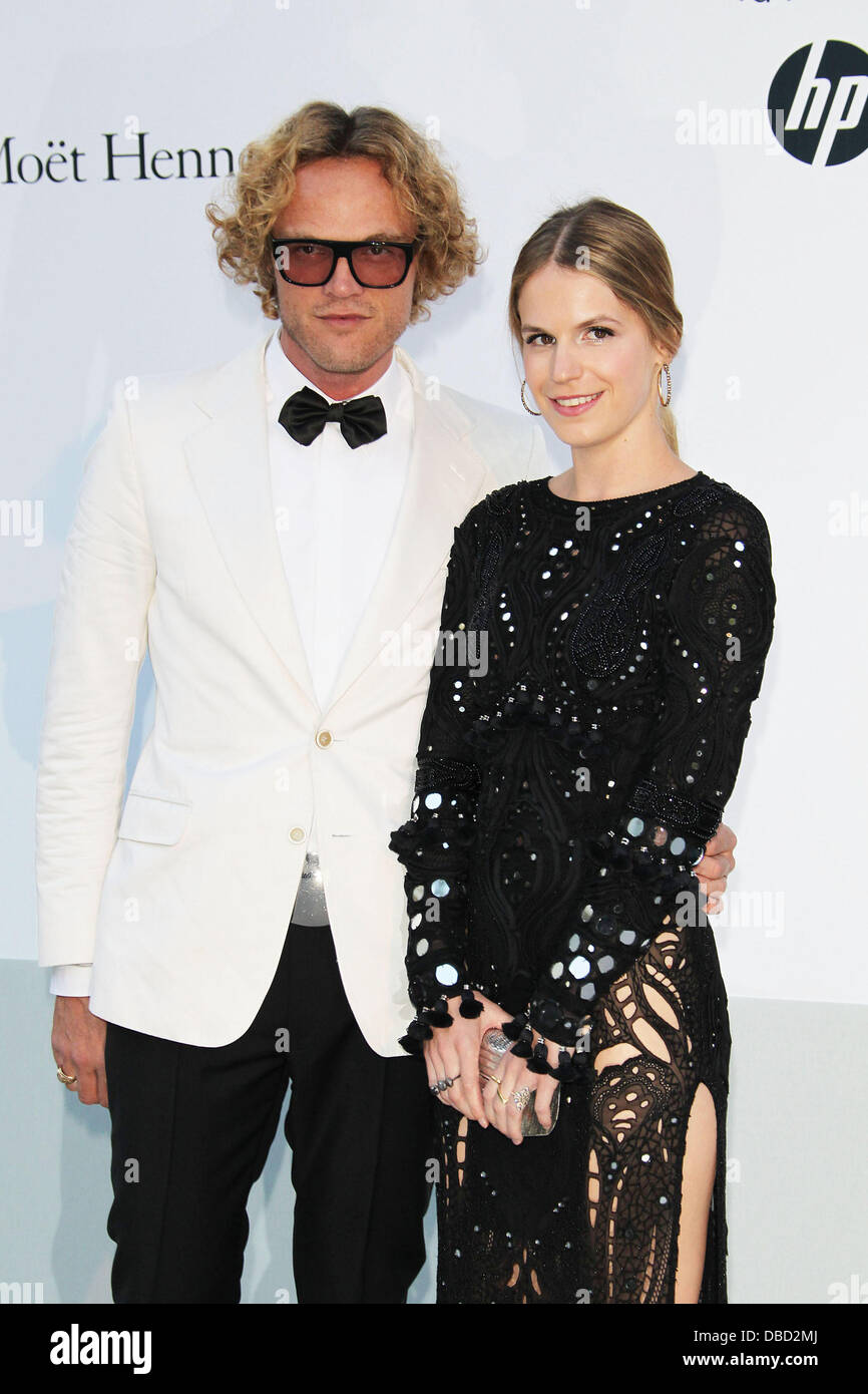 Peter dundas and guest hi-res stock photography and images - Alamy