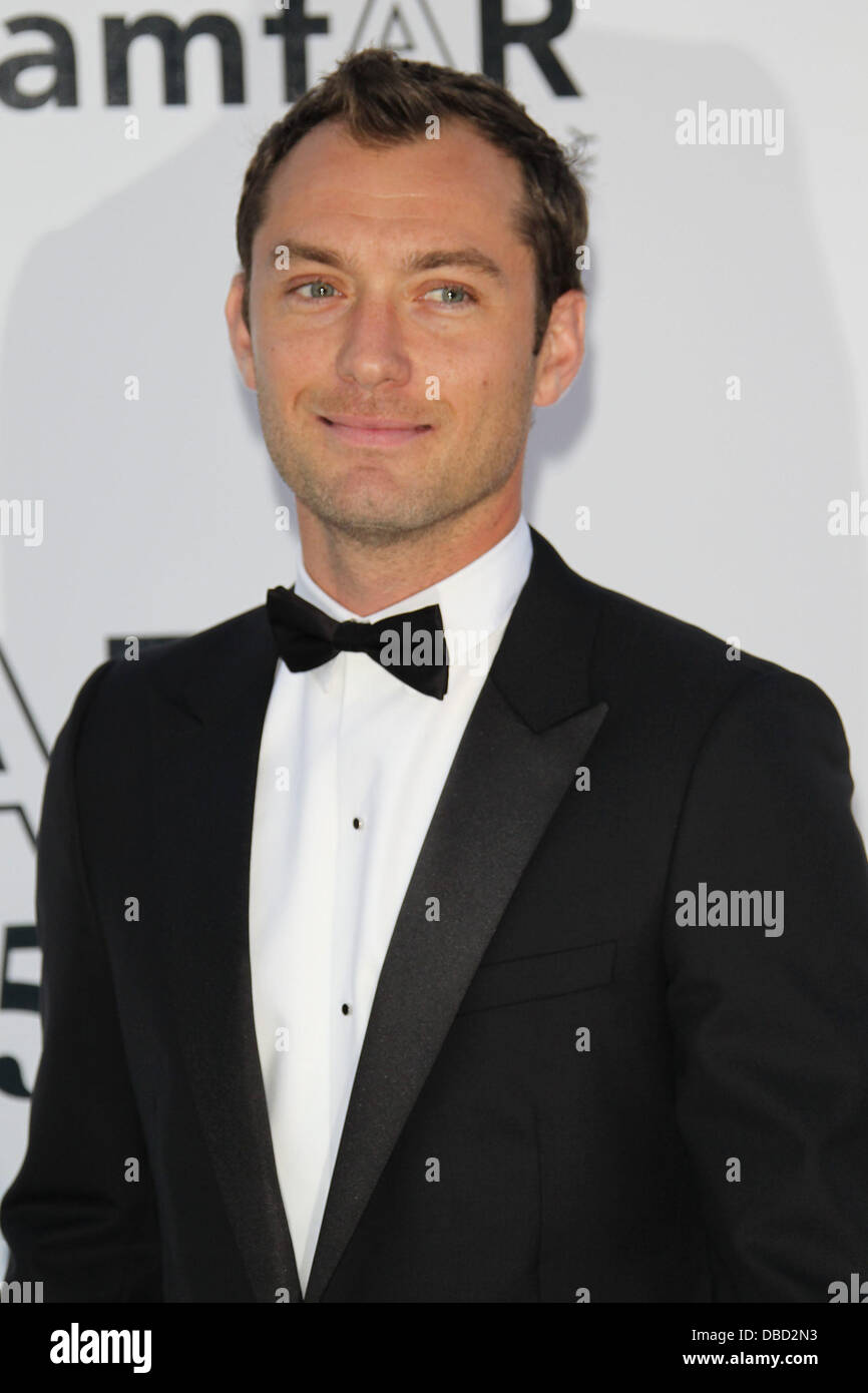 Actor jude law hi-res stock photography and images - Alamy
