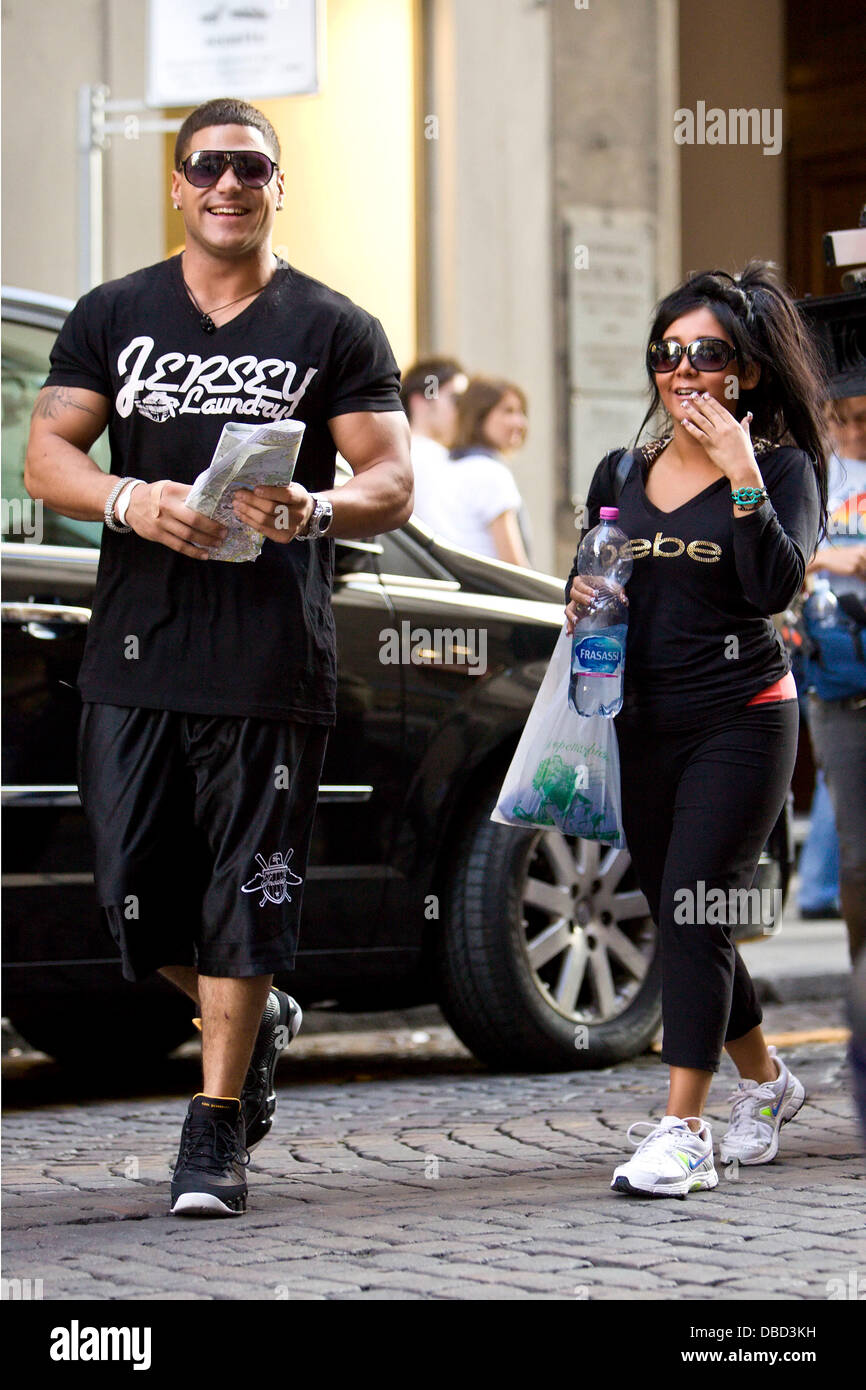 Ronnie Ortiz-Magro and Nicole 'Snooki' Polizzi of 'Jersey Shore ...