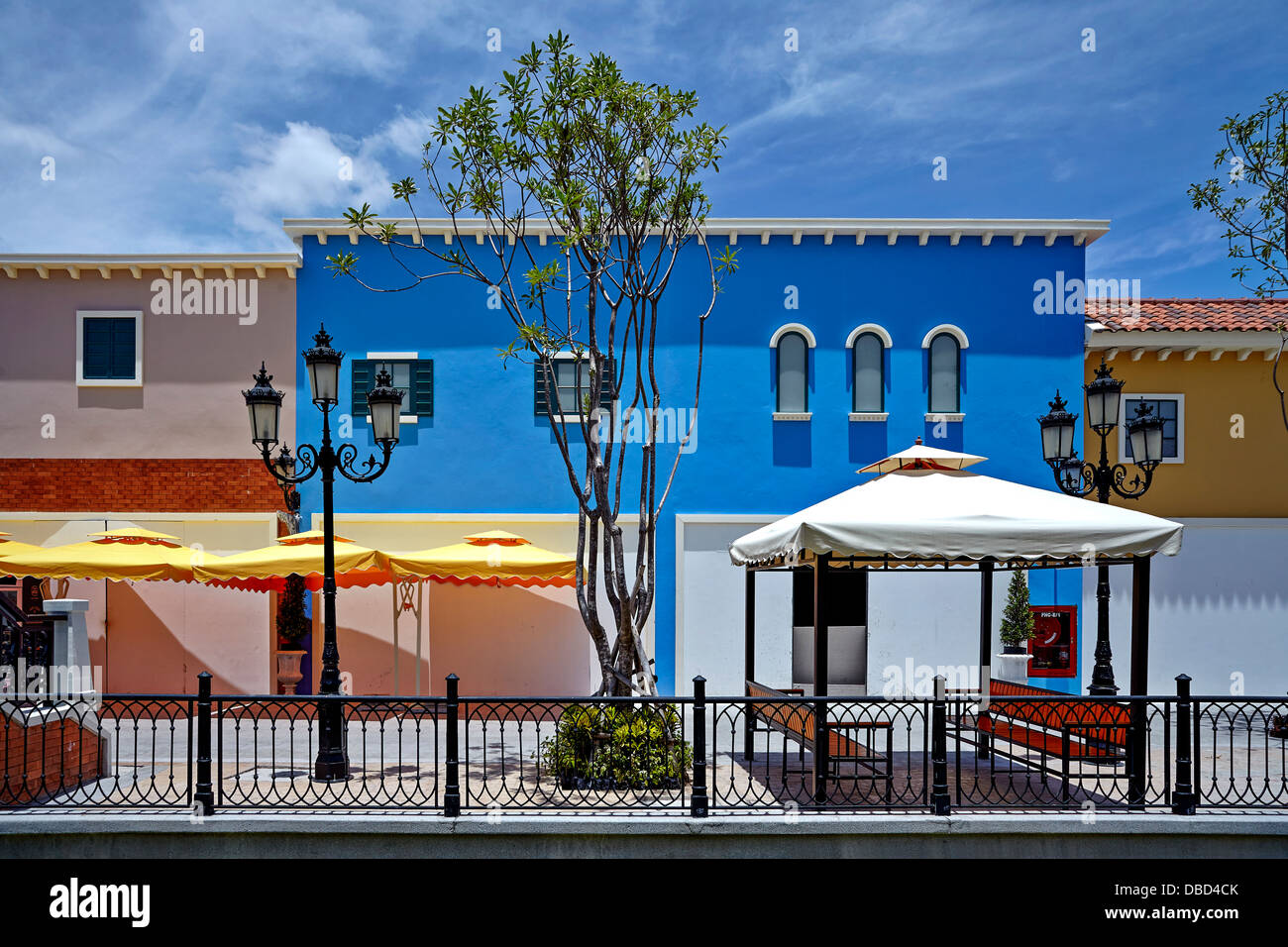 Colourful painted buildings hi-res stock photography and images - Alamy