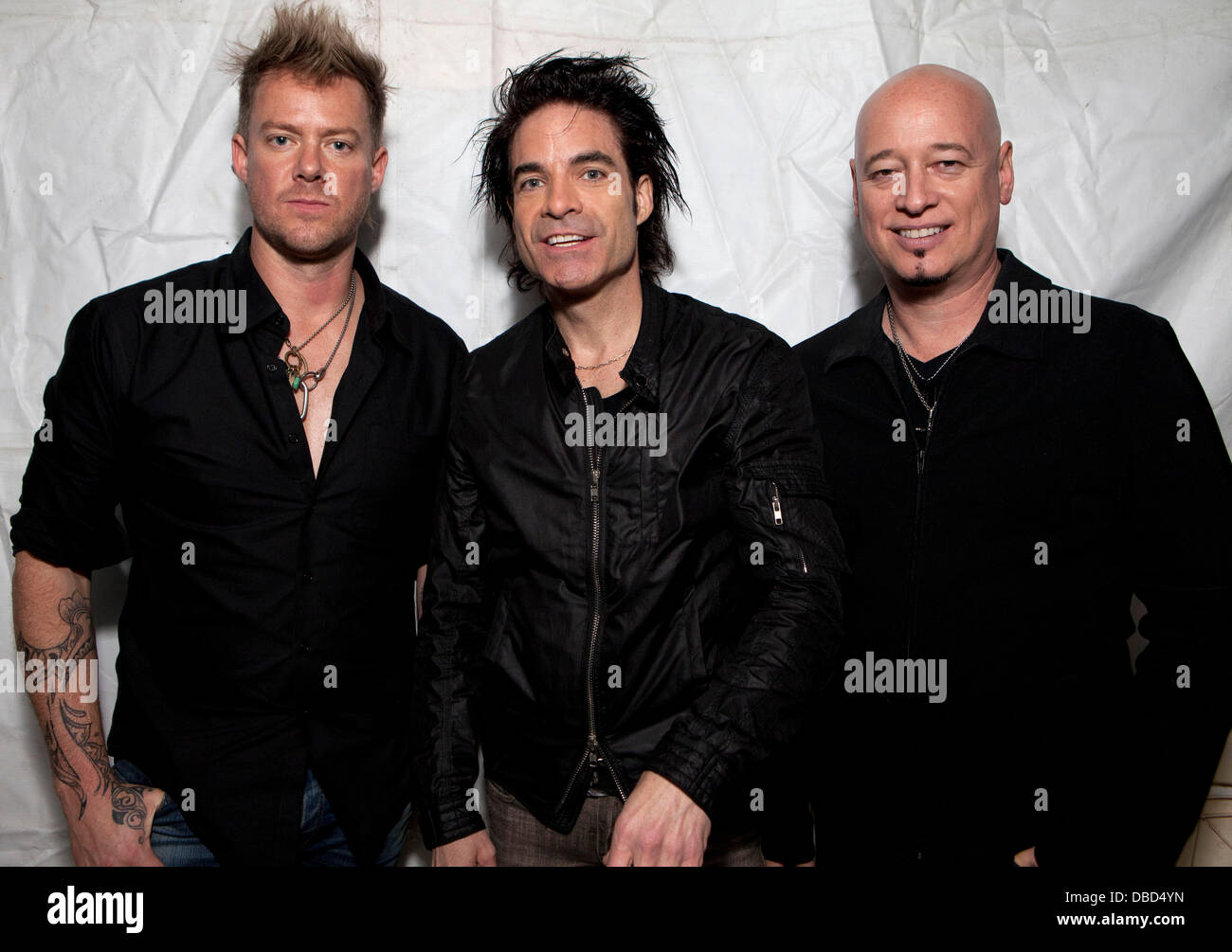 Scott Underwood, Pat Monahan and Jimmy Stafford Train perform live at ...