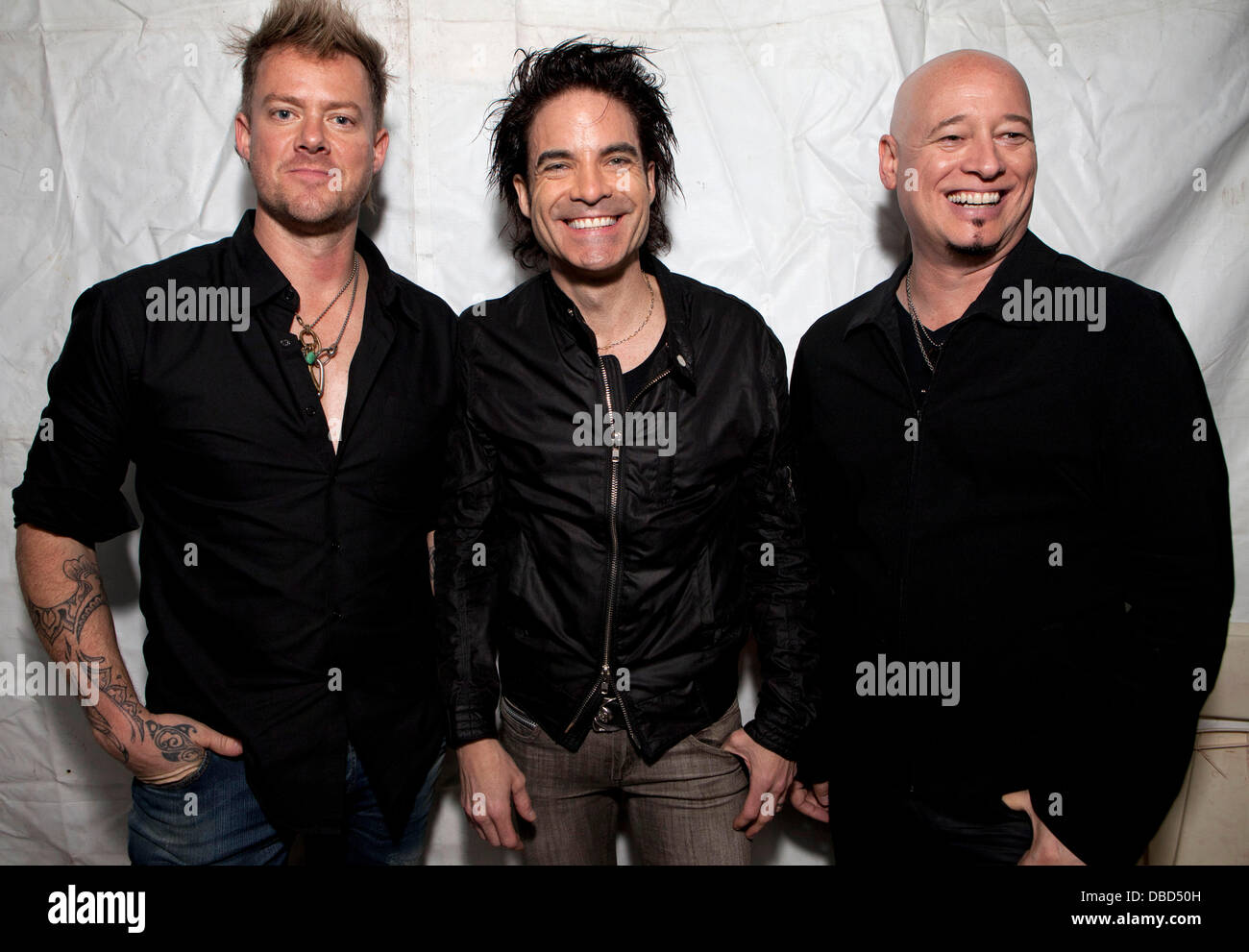 Scott Underwood, Pat Monahan and Jimmy Stafford Train perform live at ...