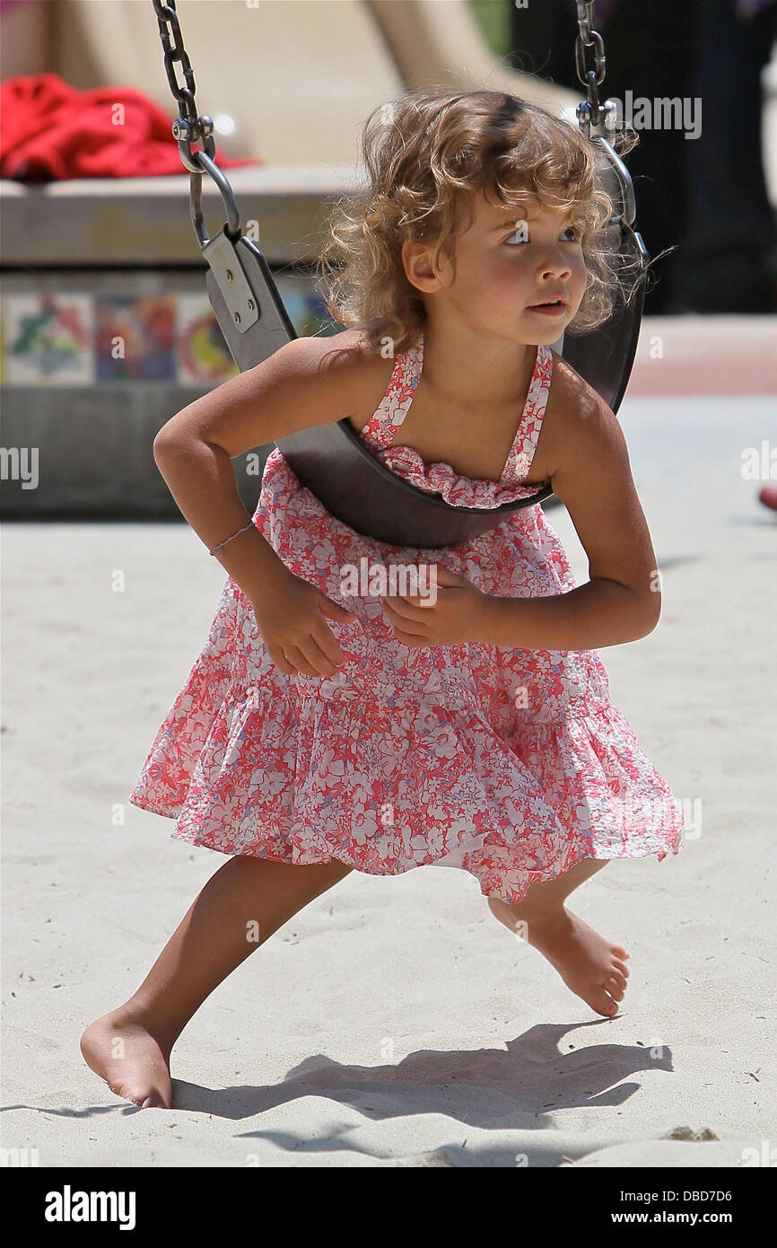 Honor Marie Warren Warren Jessica Alba enjoys the day playing at ...