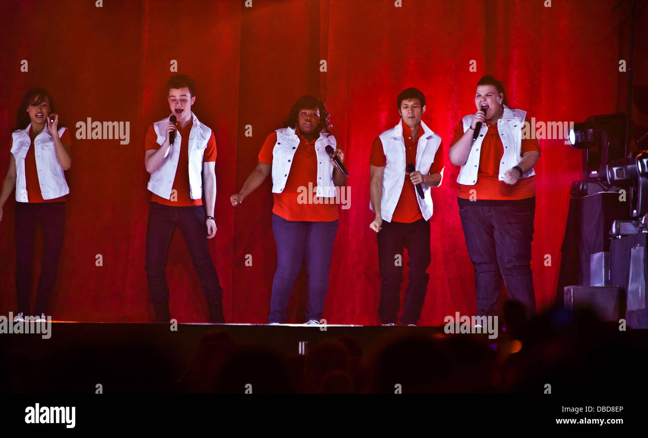 Naya Rivera, Chris Colfer, Amber Riley, Harry Shum Jr. and Ashley Fink ...