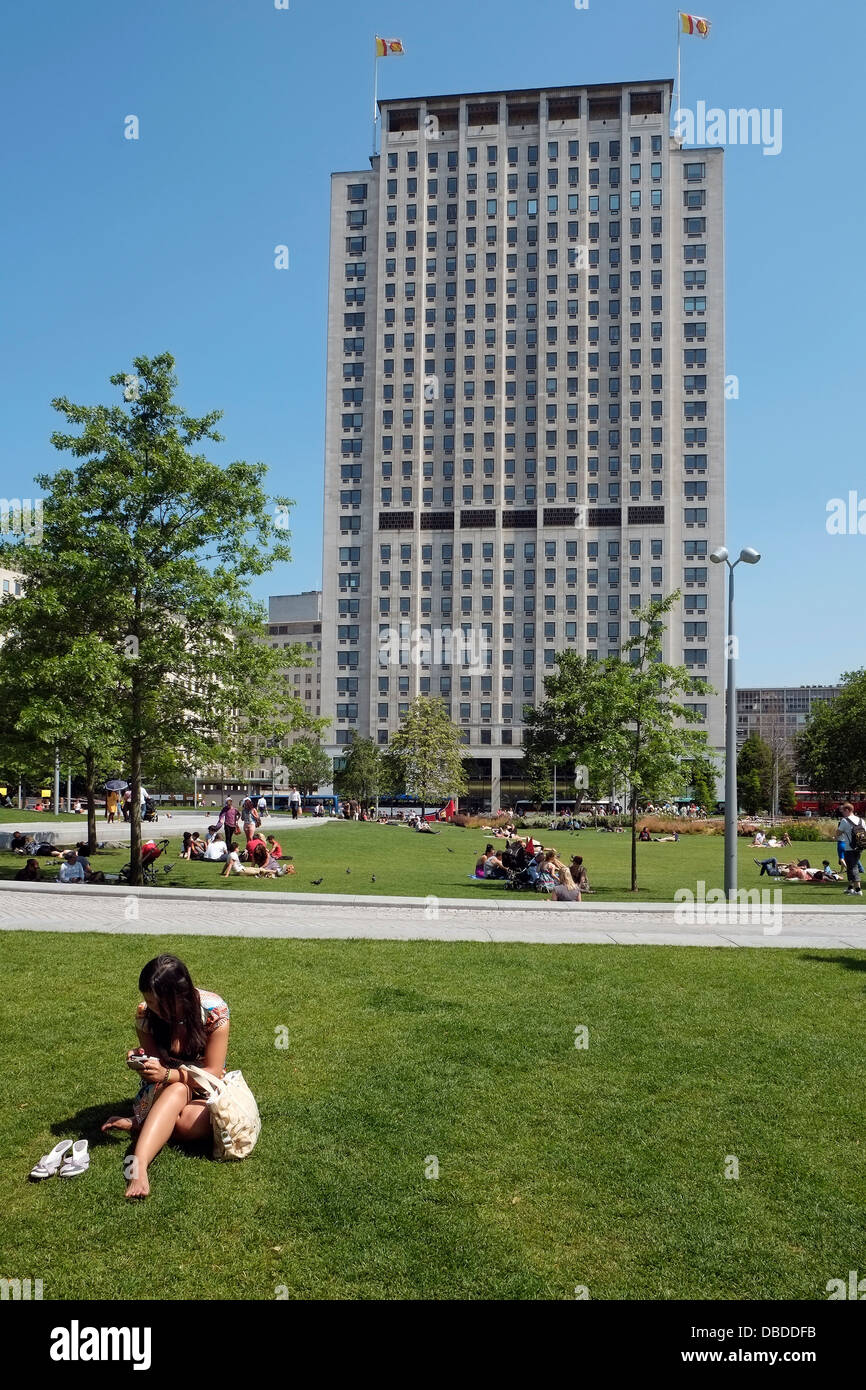 Headquarters of shell hi-res stock photography and images - Alamy