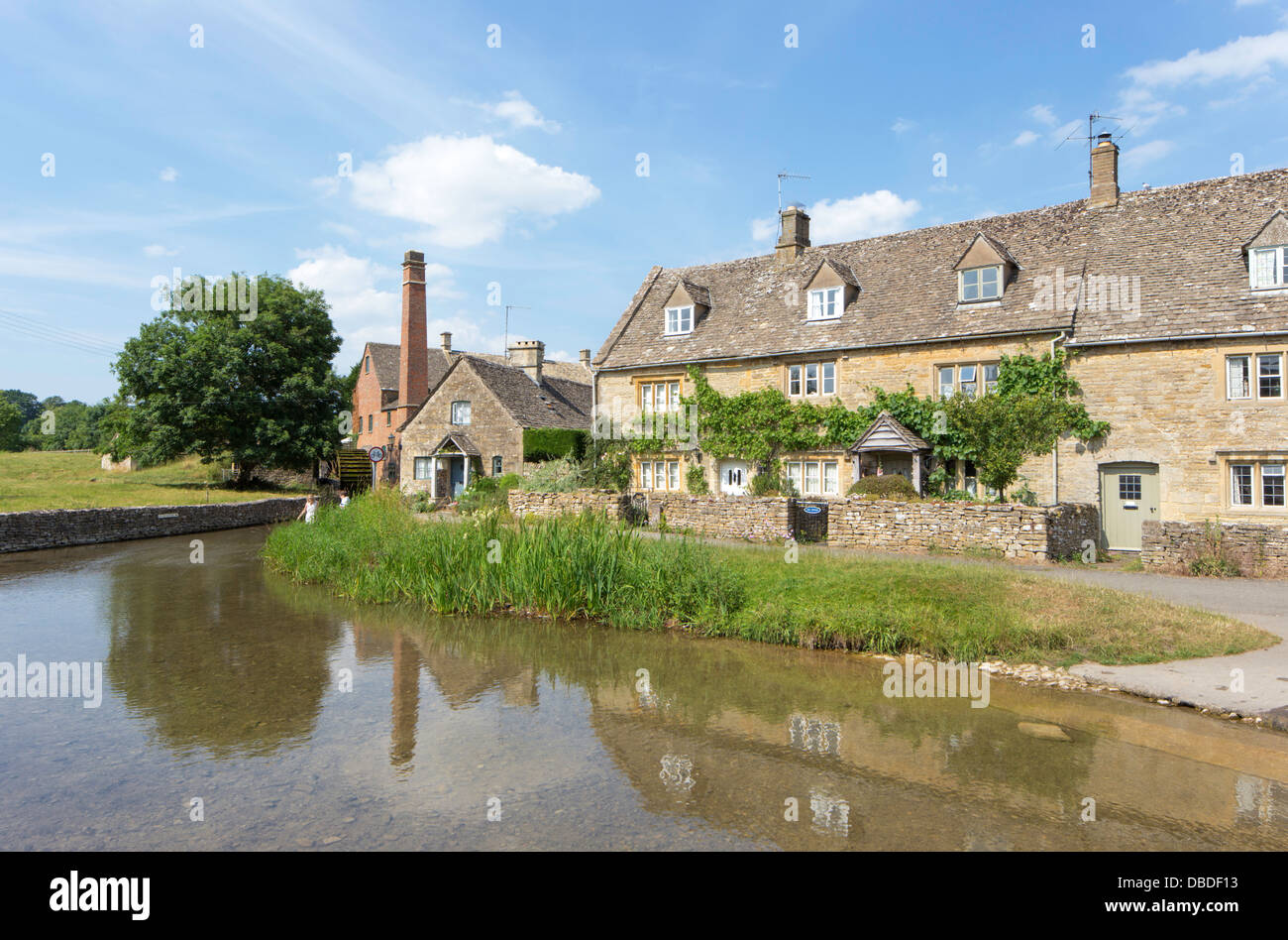 The River Eye and the Cotswold village of Lower Slaughter ...