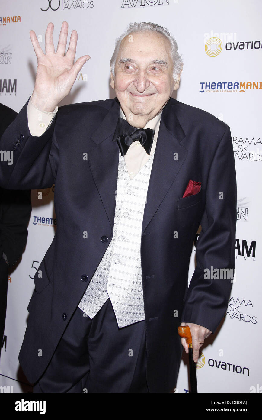 Fyvush finkel hi-res stock photography and images - Alamy