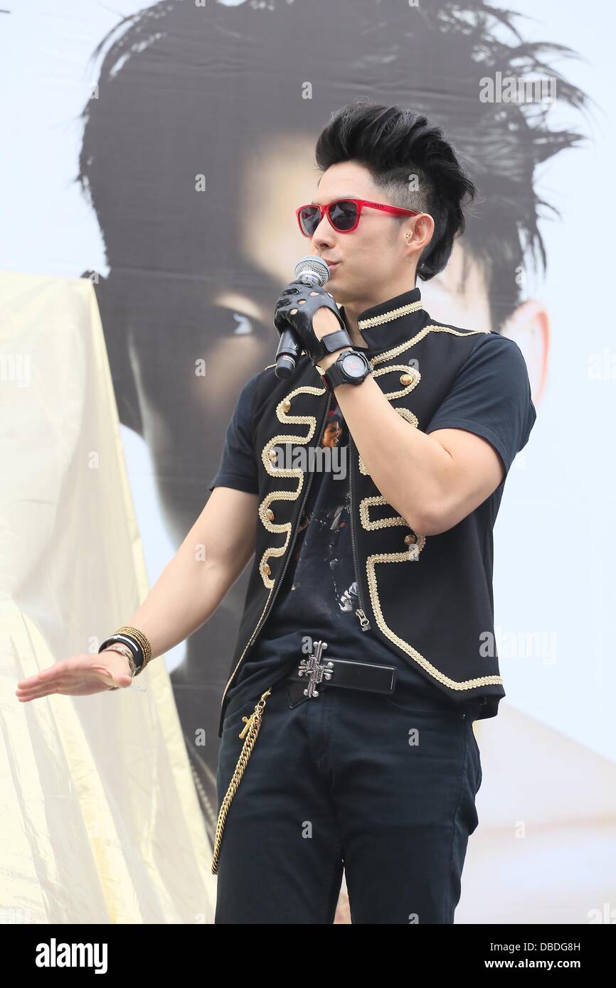 VanNess Wu issued his new album and hold a signature court in Taipei ...