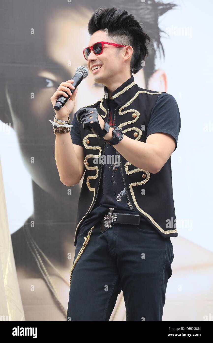 VanNess Wu issued his new album and hold a signature court in Taipei ...