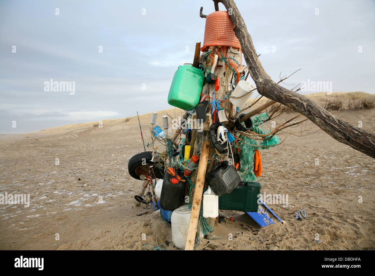 Garbage sculpture hi-res stock photography and images - Alamy