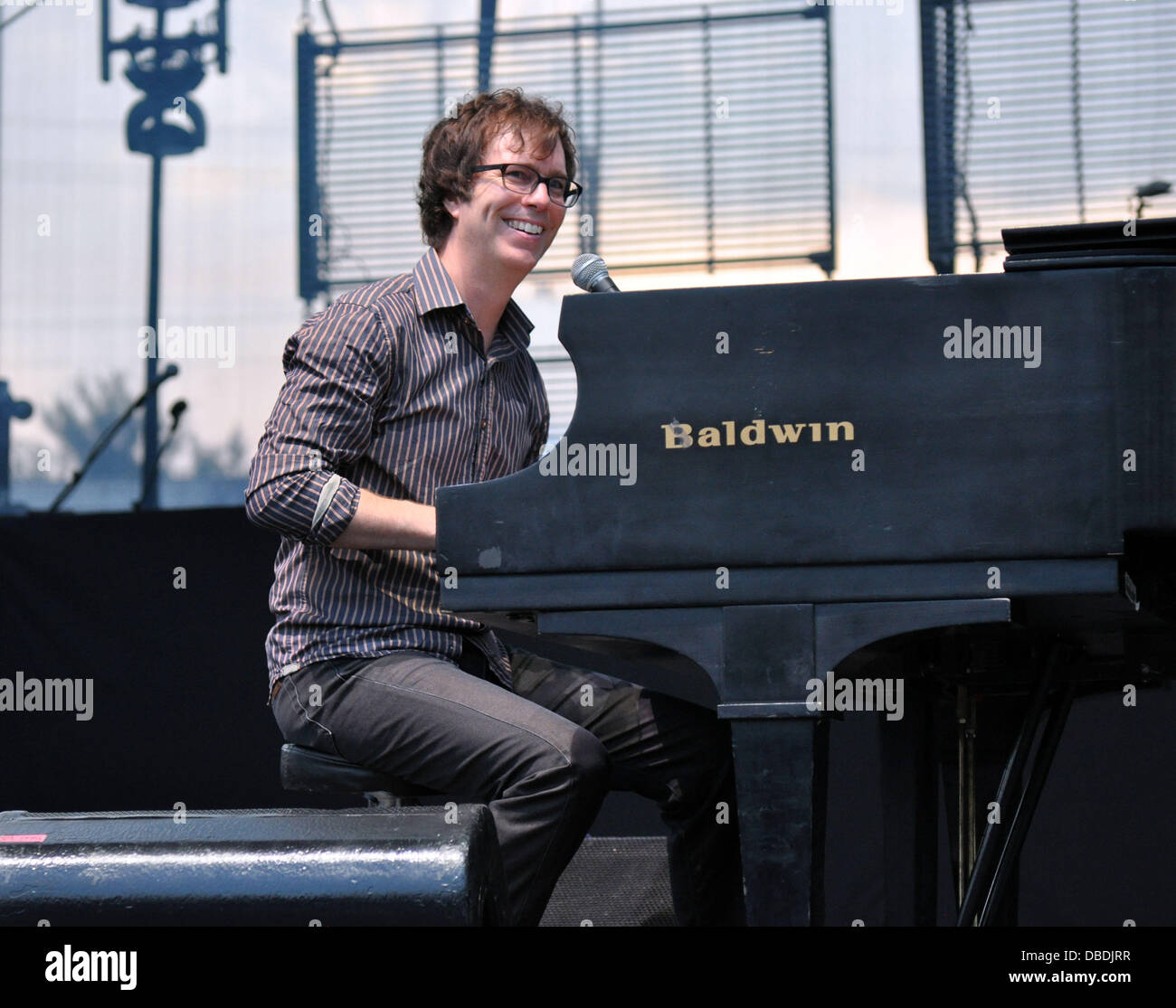 Singer ben folds hi-res stock photography and images - Alamy