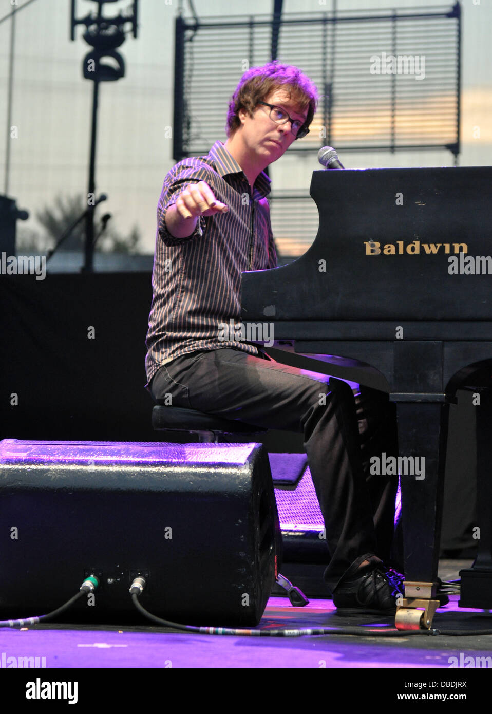 Singer ben folds hi-res stock photography and images - Alamy