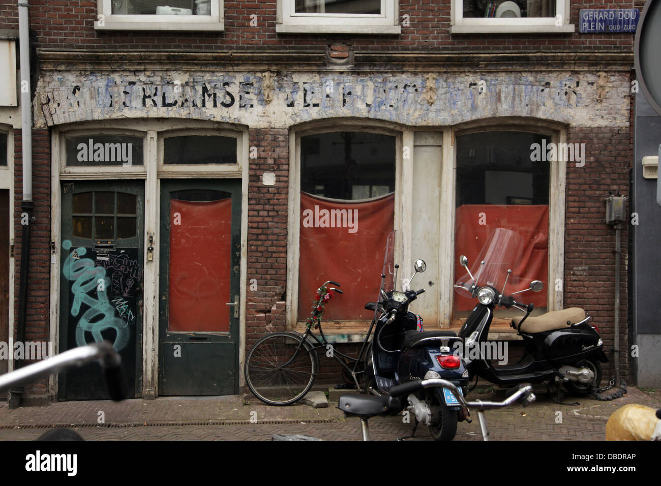Derelict building Gerard Douplein, Amsterdam Stock Photo - Alamy