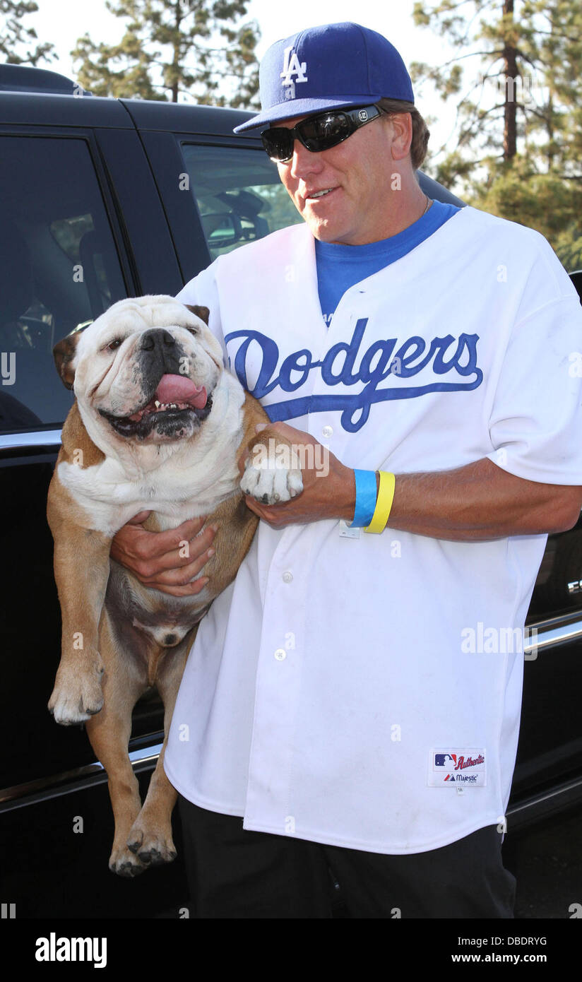 Ron Davis and Tillman the skating bulldog 2nd Annual Bark In The Park ...