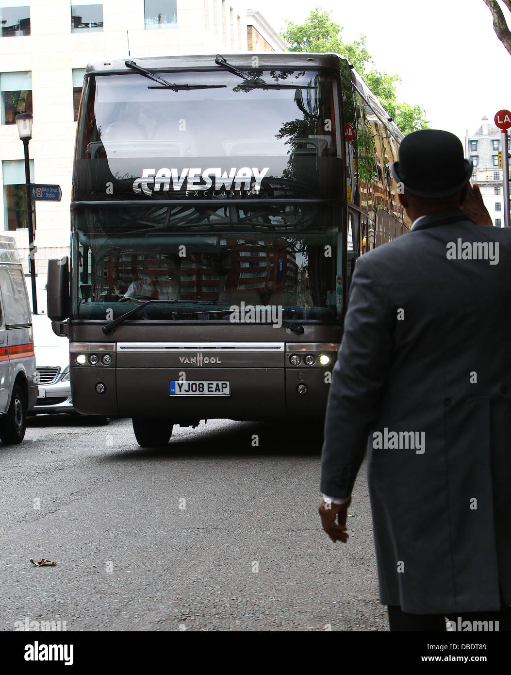 Manchester united management team hi-res stock photography and images ...