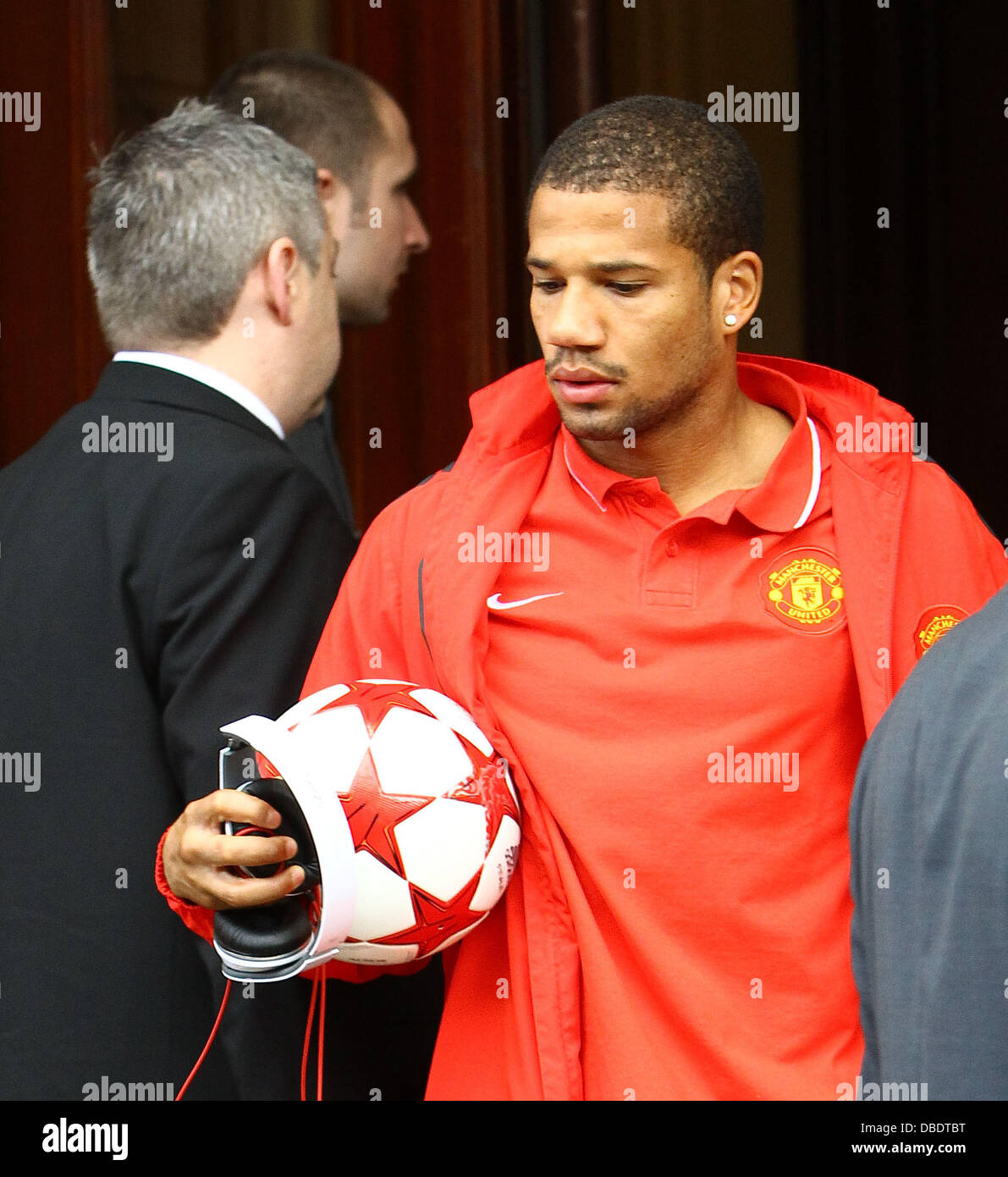 Bebe The Manchester United team and management leave their London hotel ...