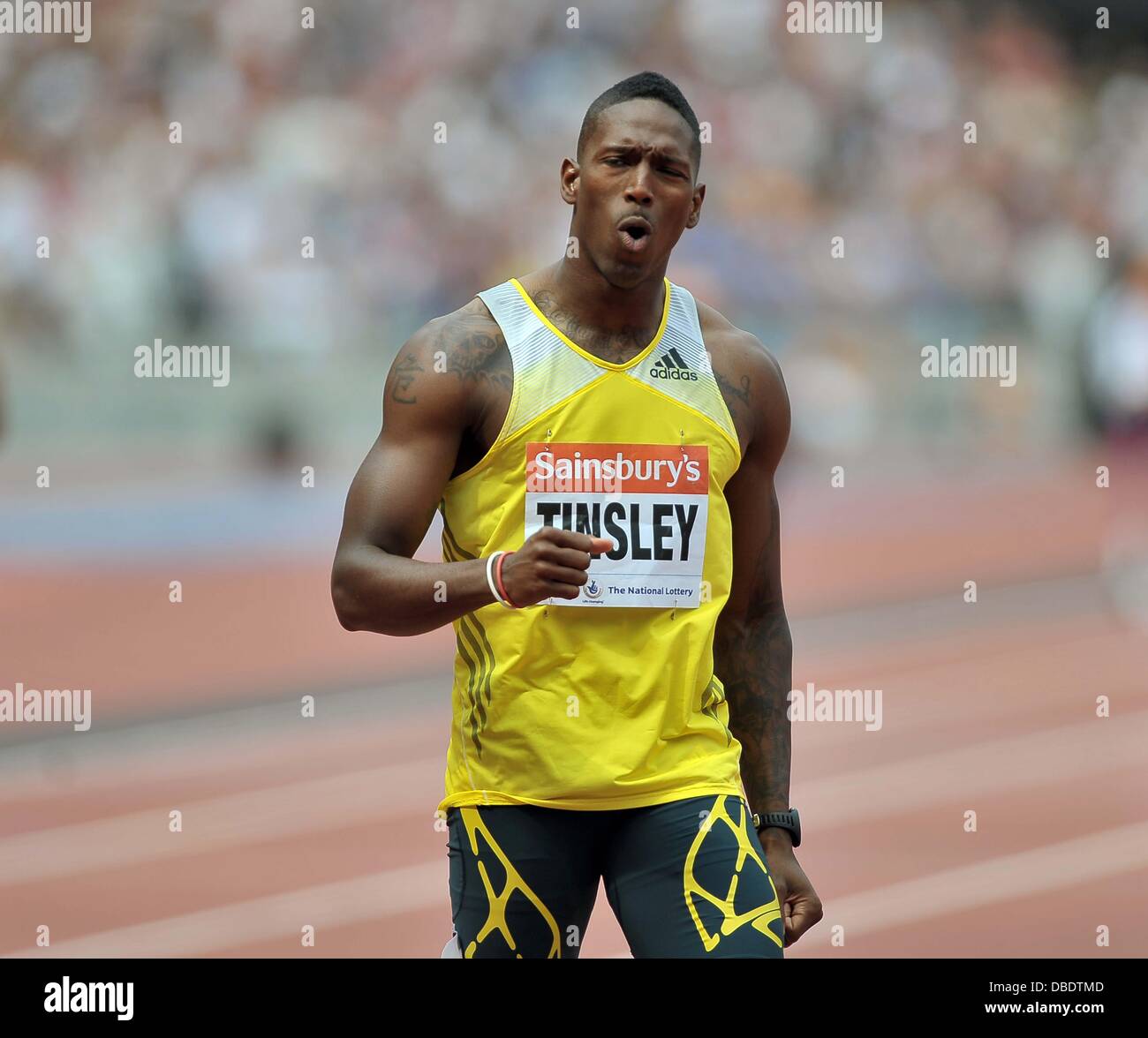 Winning mens 400m hurdles hi-res stock photography and images - Alamy