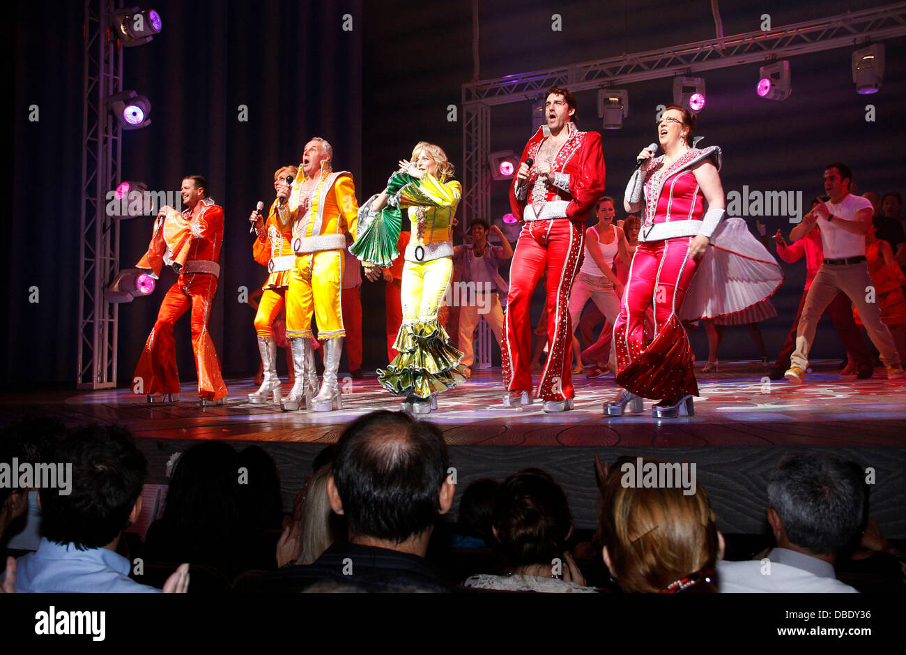 Clarke Thorell, Judy McLane, John Dossett, Lisa Brescia, Patrick Boll ...