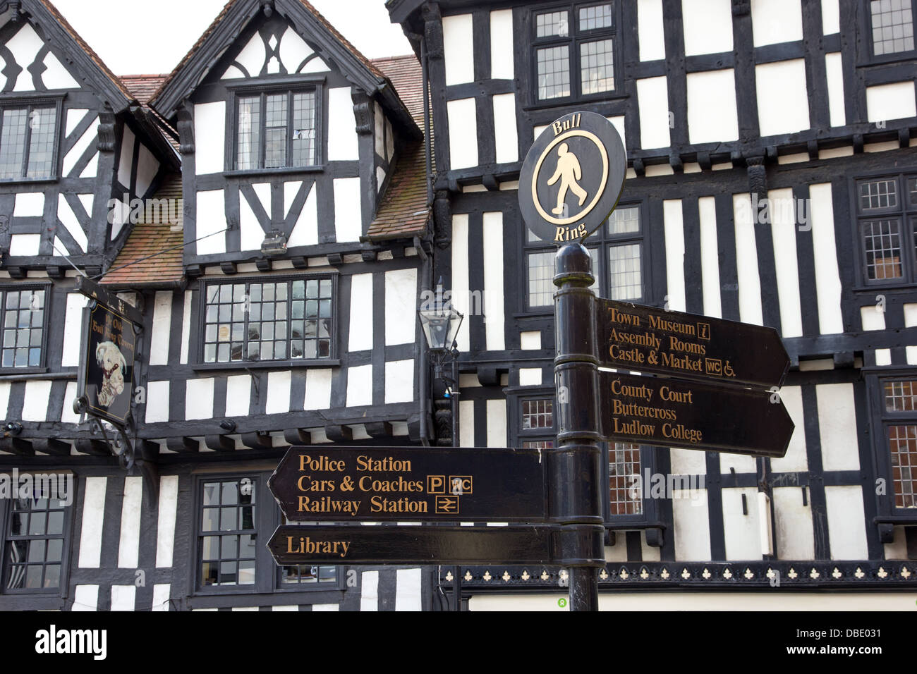 Sign in Bull Ring, Ludlow, with The Olde Bull Ring Tavern in background ...