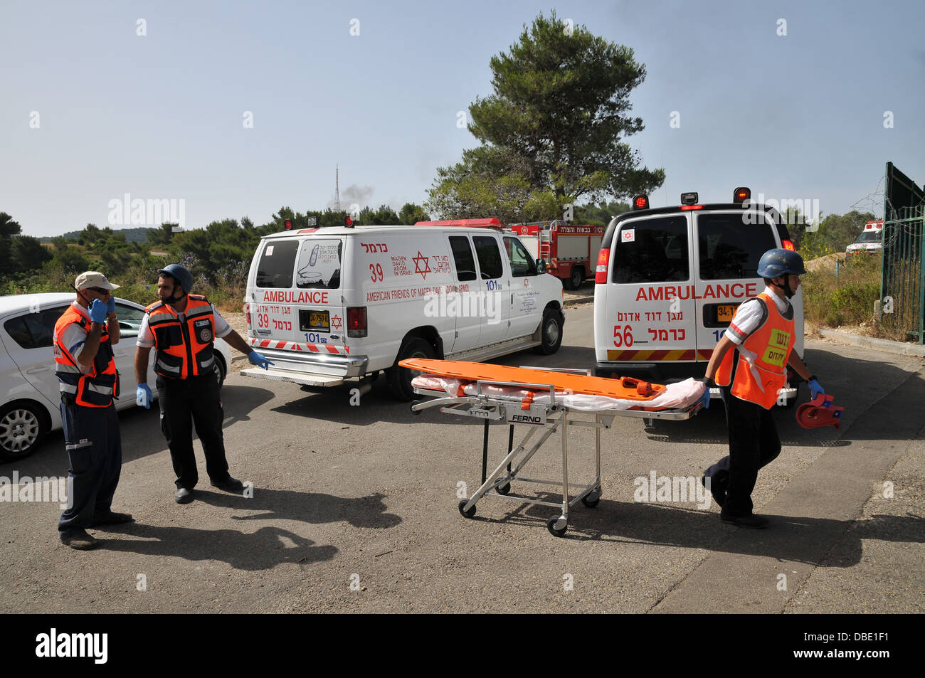 First aid crew hi-res stock photography and images - Alamy