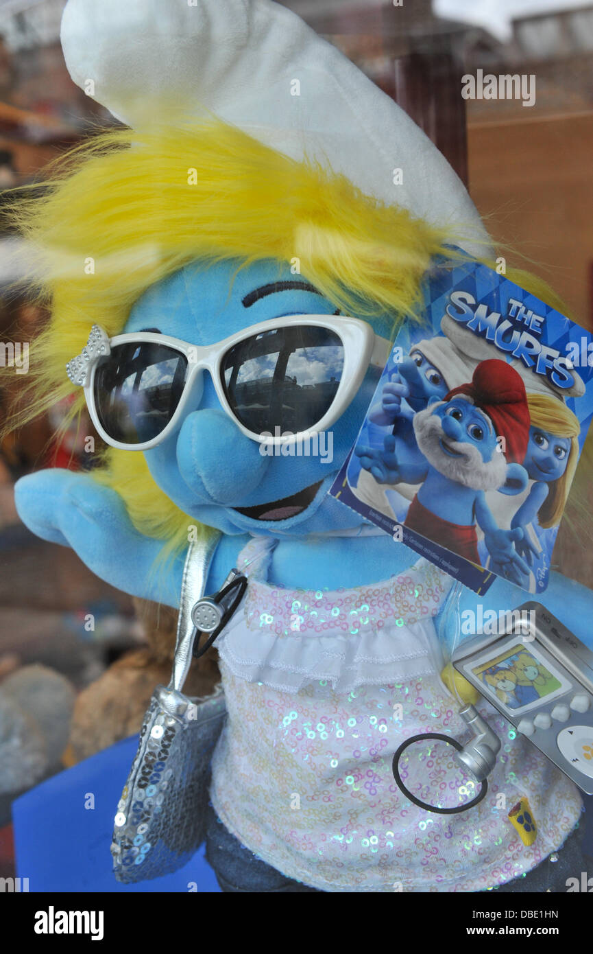 The smurfs movie hi-res stock photography and images - Alamy