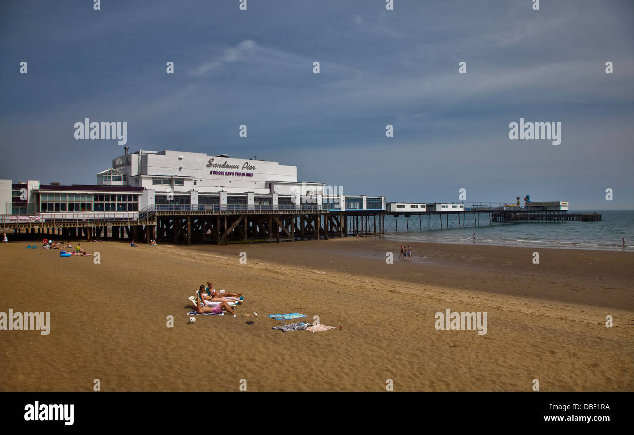 Sandown pier hi-res stock photography and images - Alamy