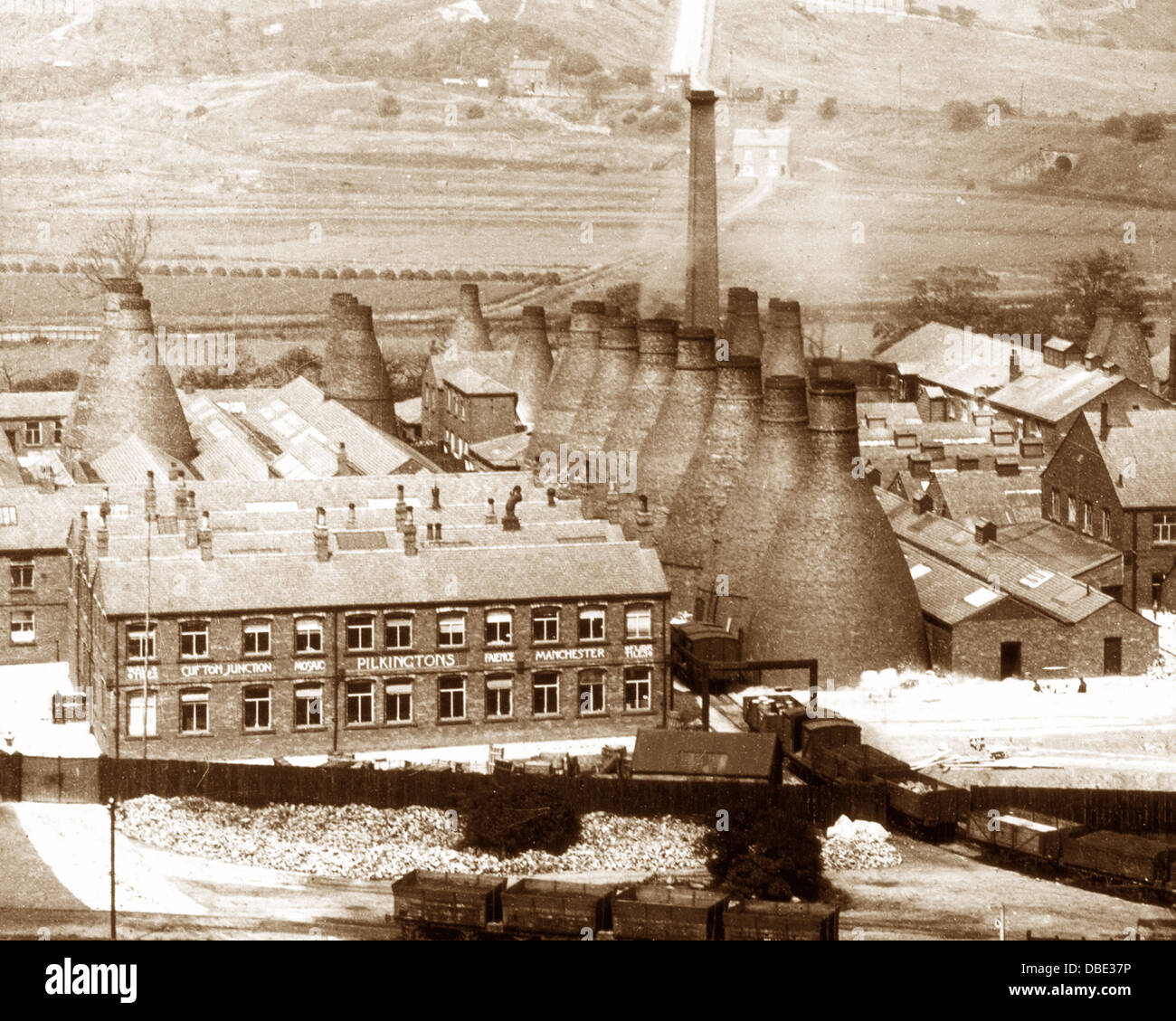 Victorian pottery hi-res stock photography and images - Alamy