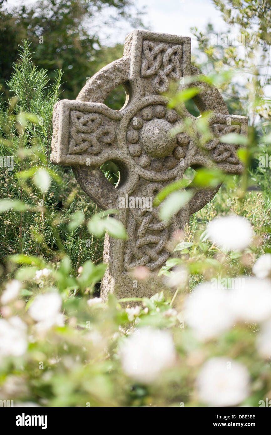 Stone Celtic Cross in English churchyard, England UK Stock Photo - Alamy