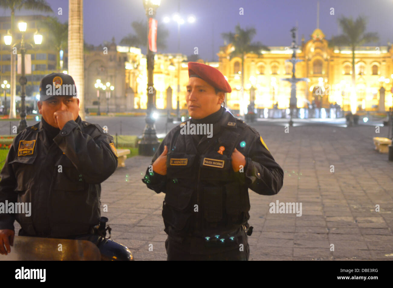 Peruvian military presence in front of the Presidential palace, Plaza ...