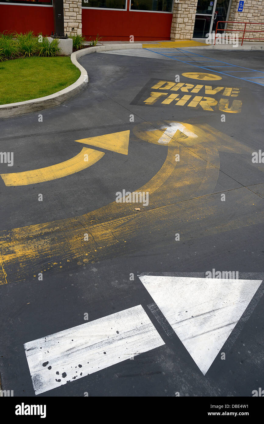 Cars drive thru drive through hi-res stock photography and images - Alamy