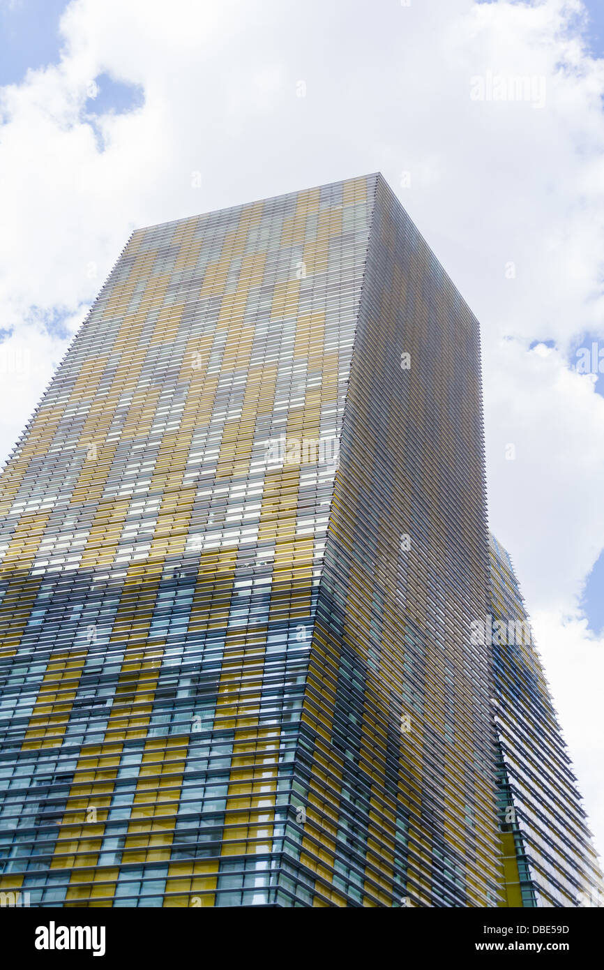 View of building exterior of contemporary building Stock Photo - Alamy