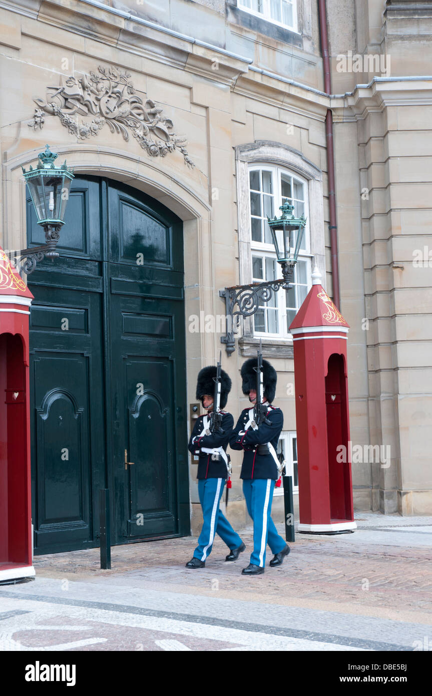 Amalienborg palace royal guards hi-res stock photography and images - Alamy