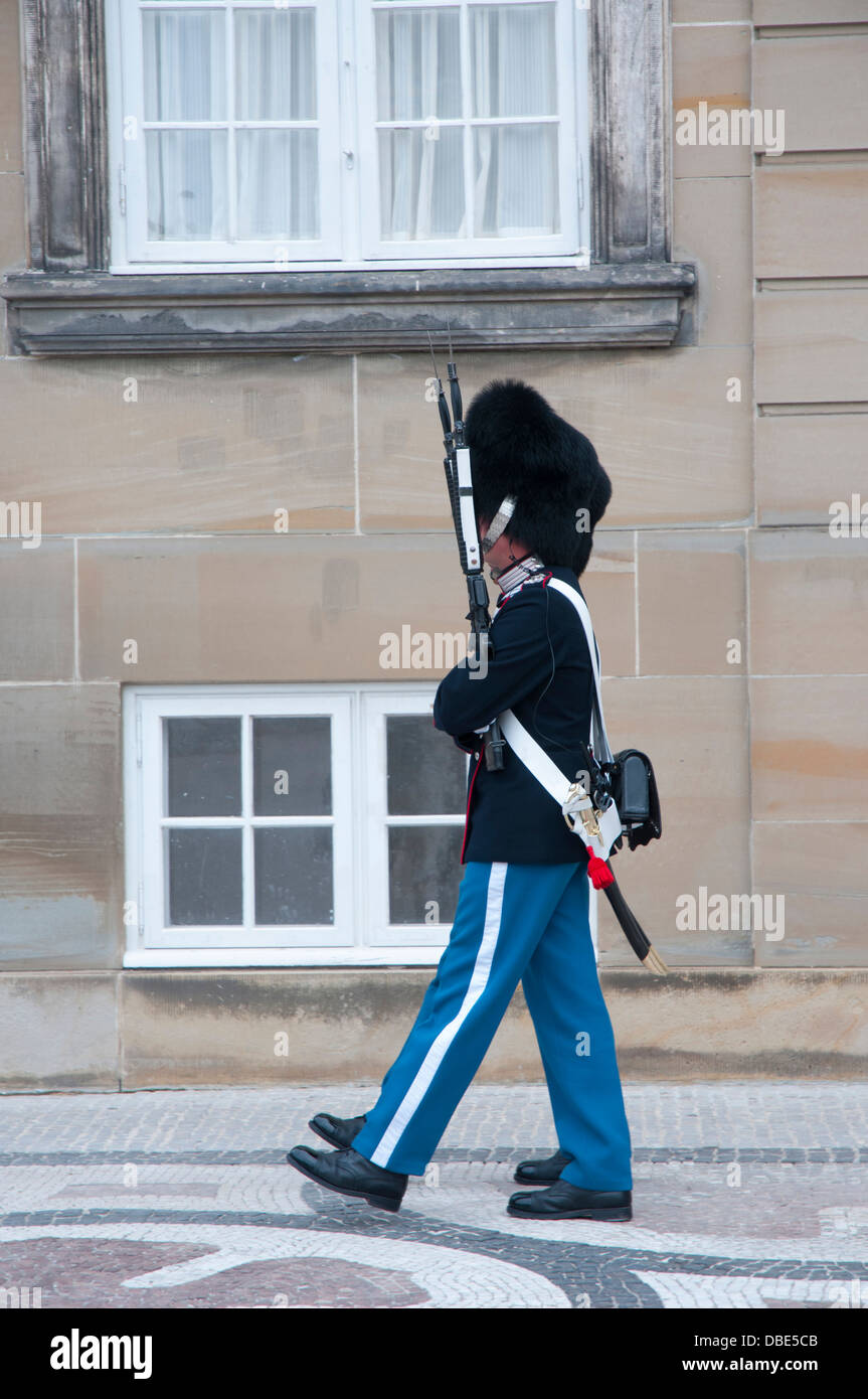 Amalienborg palace royal guards hi-res stock photography and images - Alamy