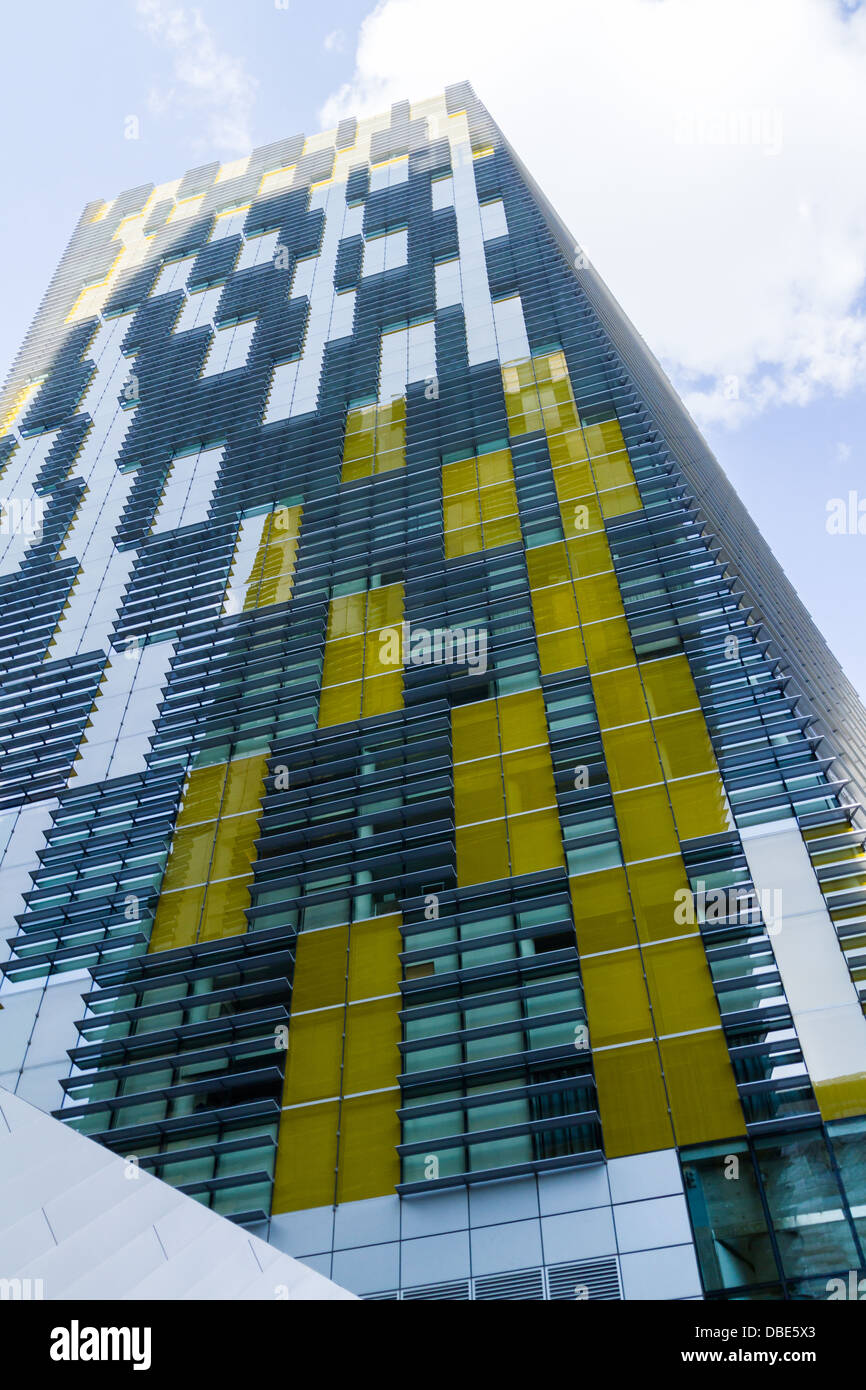 View of building exterior of contemporary building Stock Photo - Alamy