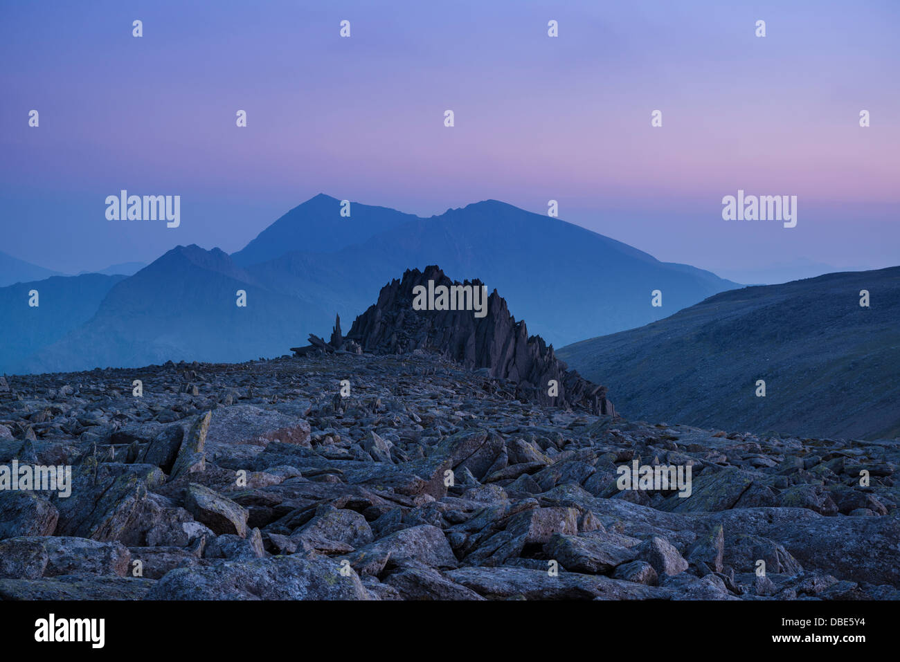 The summit of y glyder fach hi-res stock photography and images - Alamy