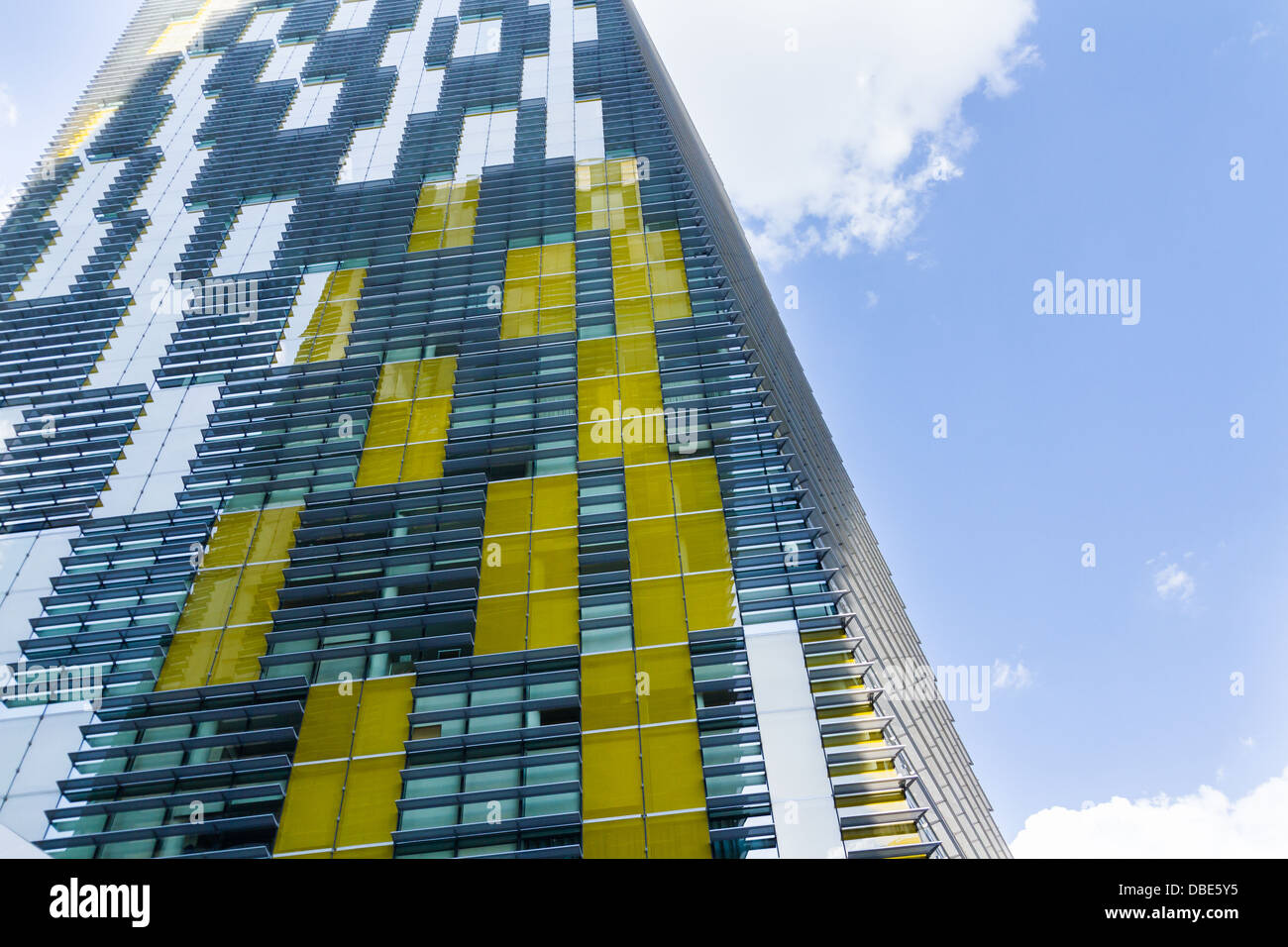 View of building exterior of contemporary building Stock Photo - Alamy
