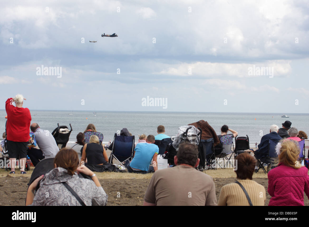 Spectators on the beach at the 25th Anniversary Sunderland Airshow ...