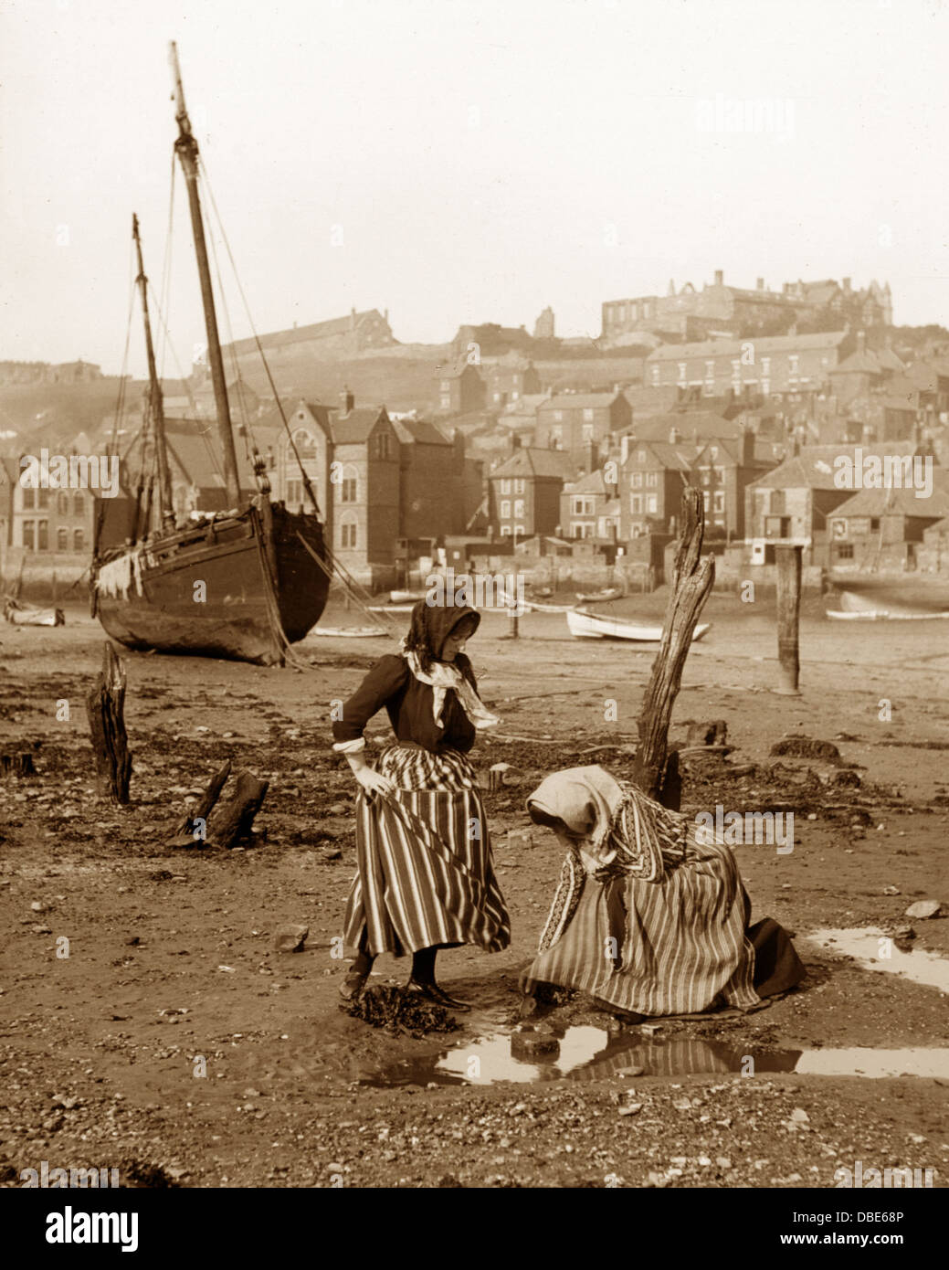 Victorian girls hi-res stock photography and images - Alamy
