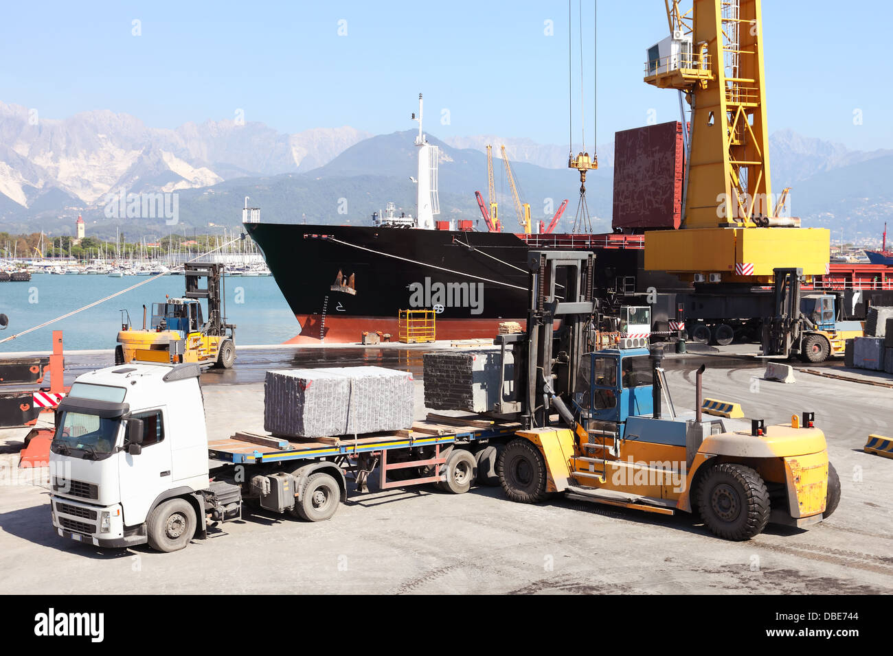 Lorry forklift loading hi-res stock photography and images - Alamy