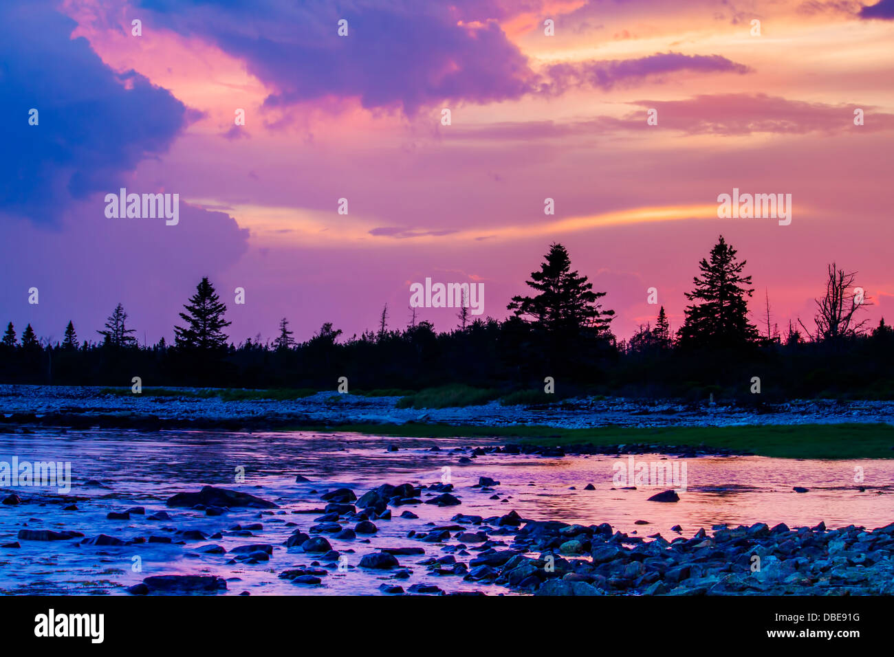 High purple clouds hi-res stock photography and images - Alamy