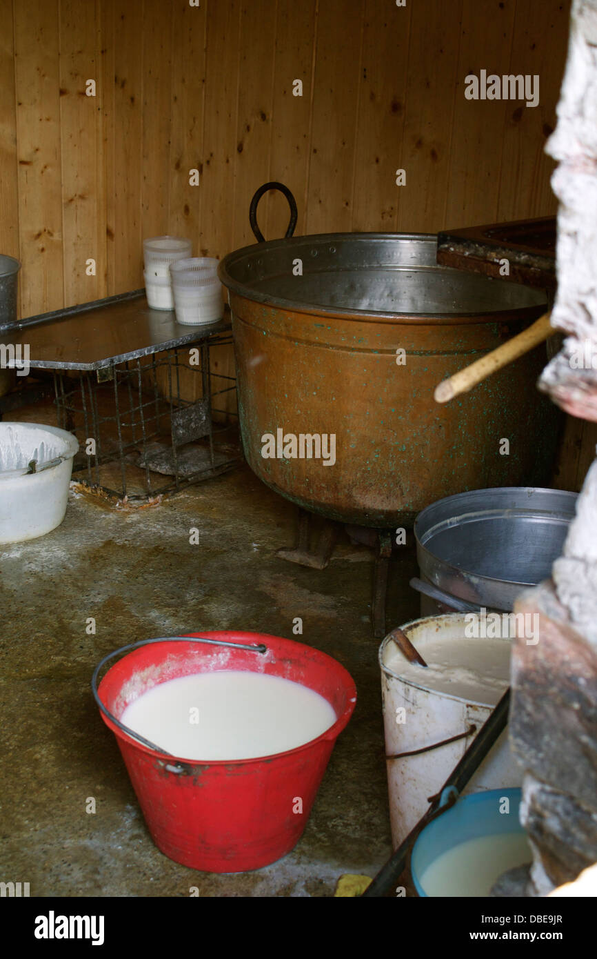 Ricotta cheese bucket hi-res stock photography and images - Alamy