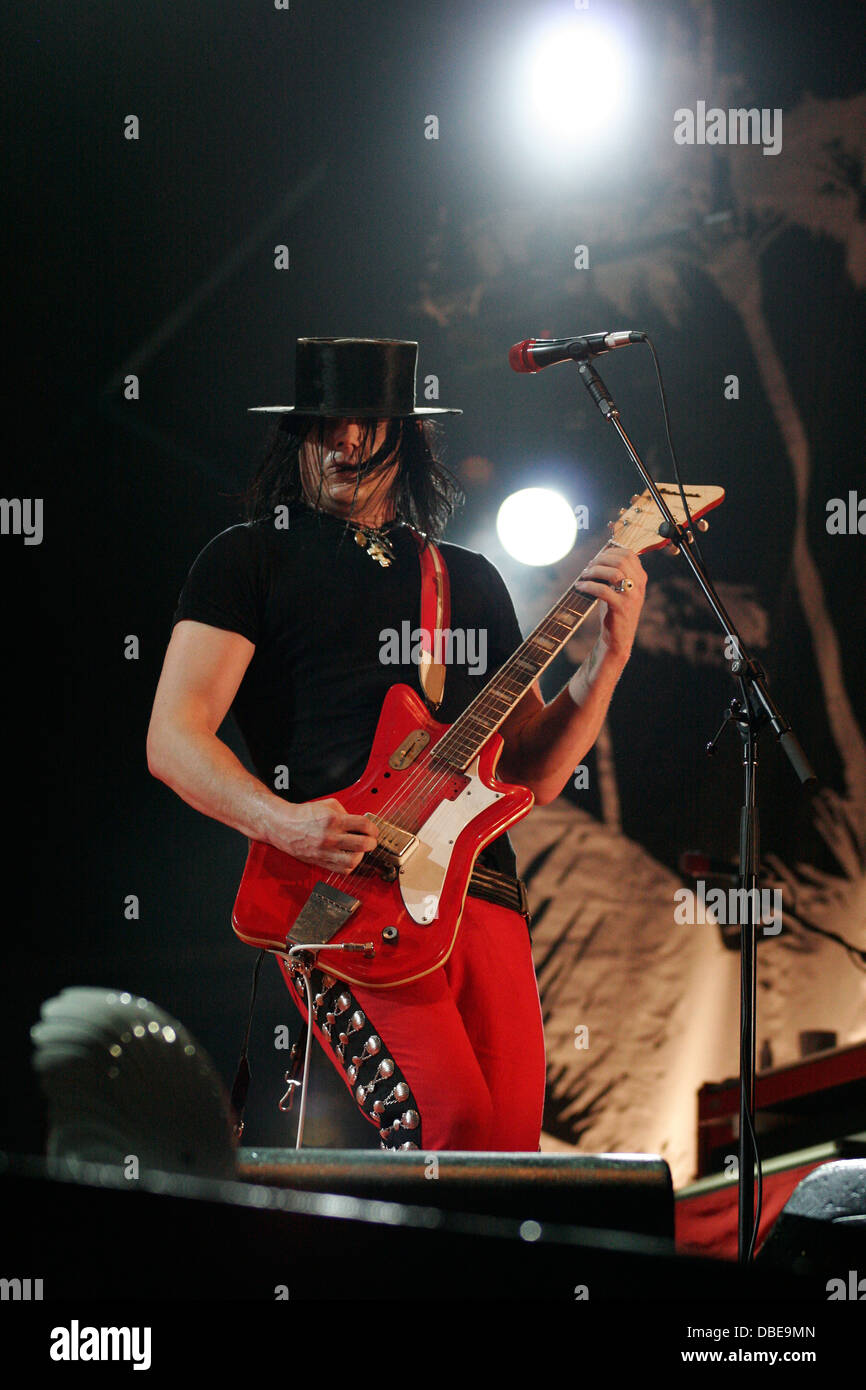 Jack white stripes hi-res stock photography and images - Alamy