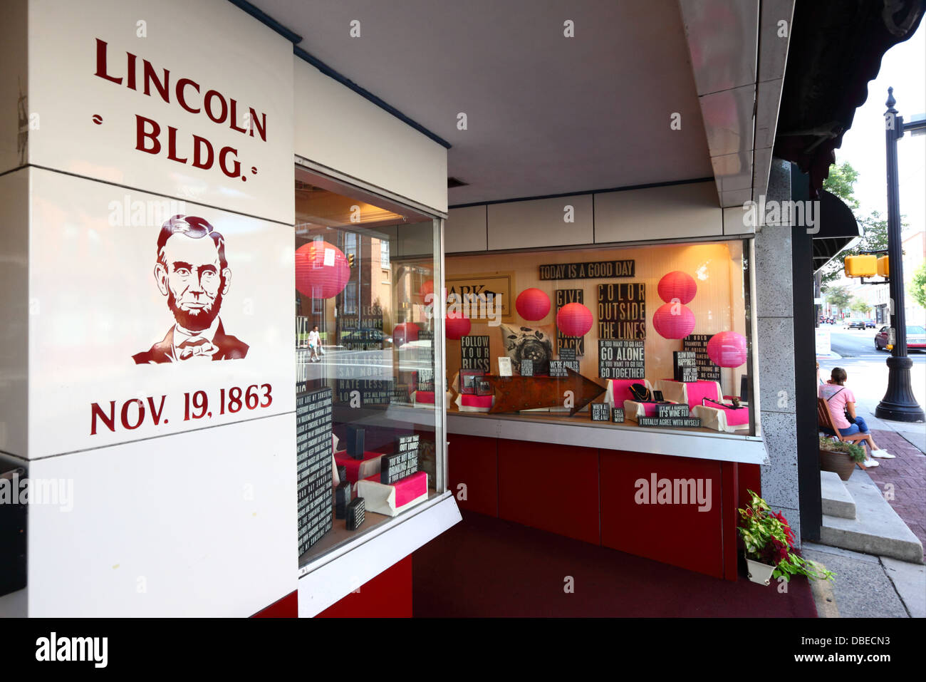 Lincoln Building with date of his Gettysburg Address and shop window ...