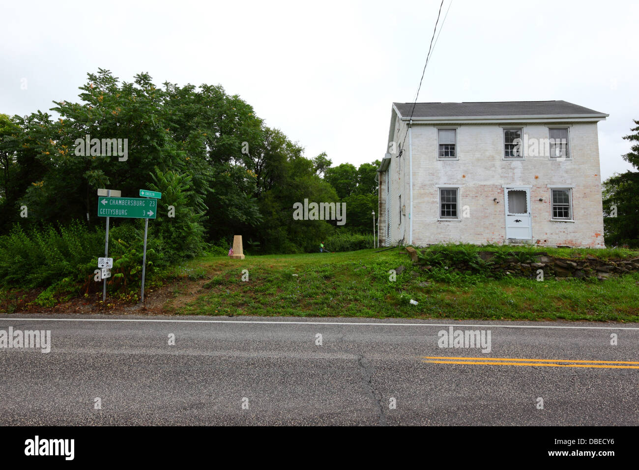 Battle of Gettysburg with first shot marker monument and sign showing ...