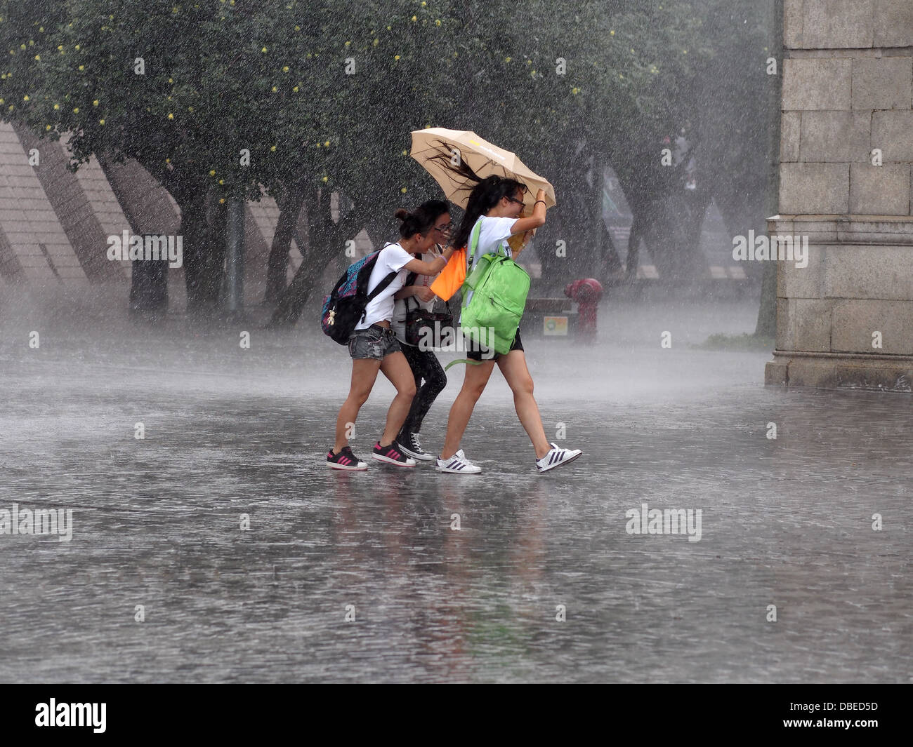 Getting Wet Rain Stock Photos & Getting Wet Rain Stock Images - Alamy