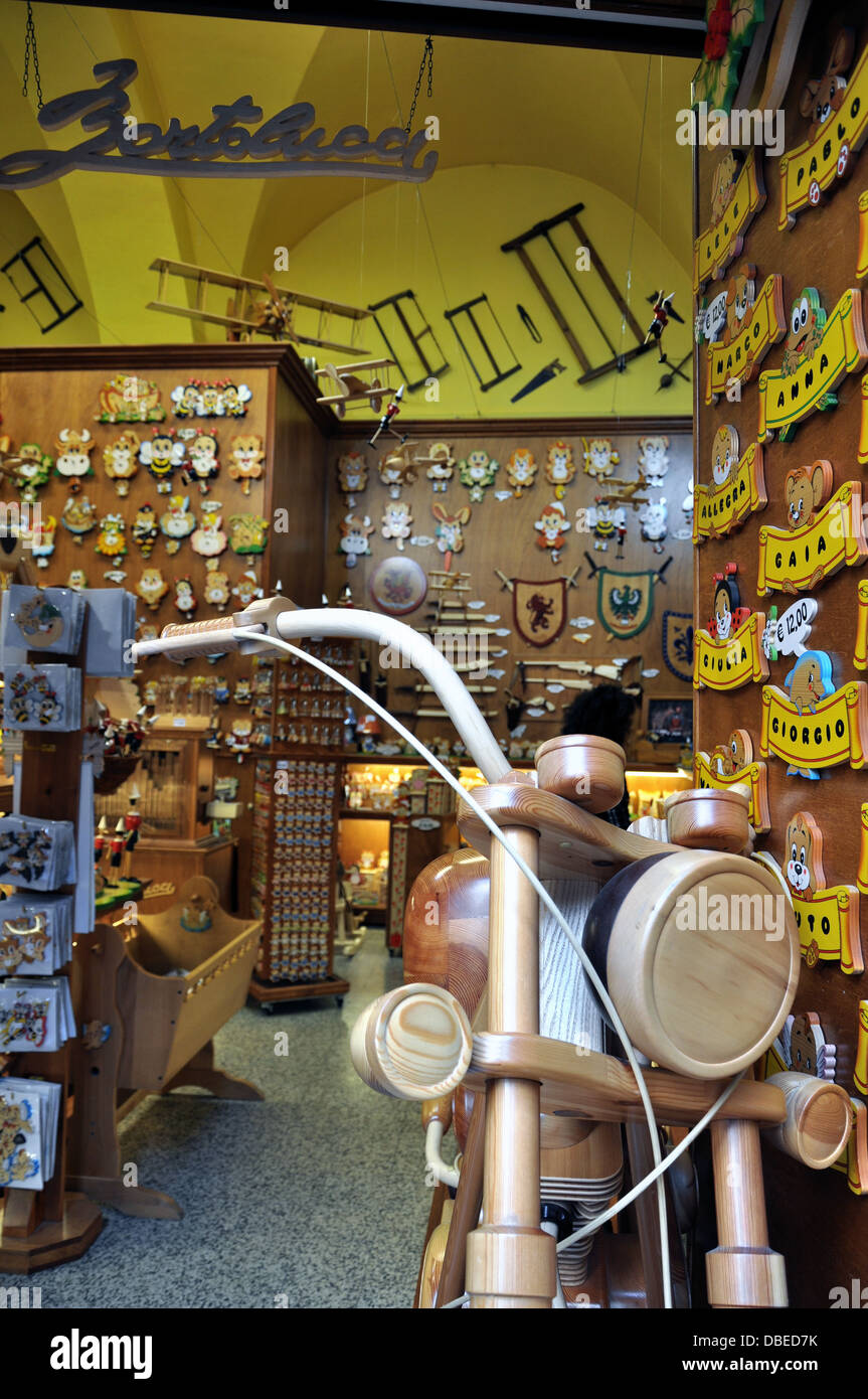 Souvenirs rome hi-res stock photography and images - Alamy