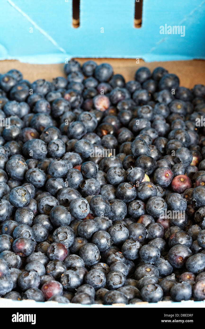 Produce box hi-res stock photography and images - Alamy